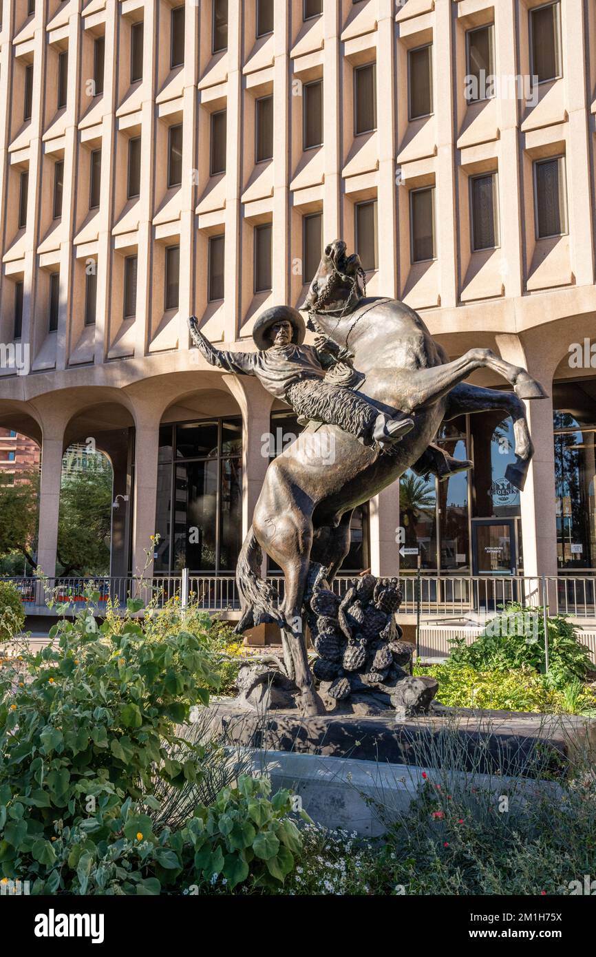 Phoenix, AZ - Nov. 10, 2022: Bronze cowboy sculptue downtown in front ...