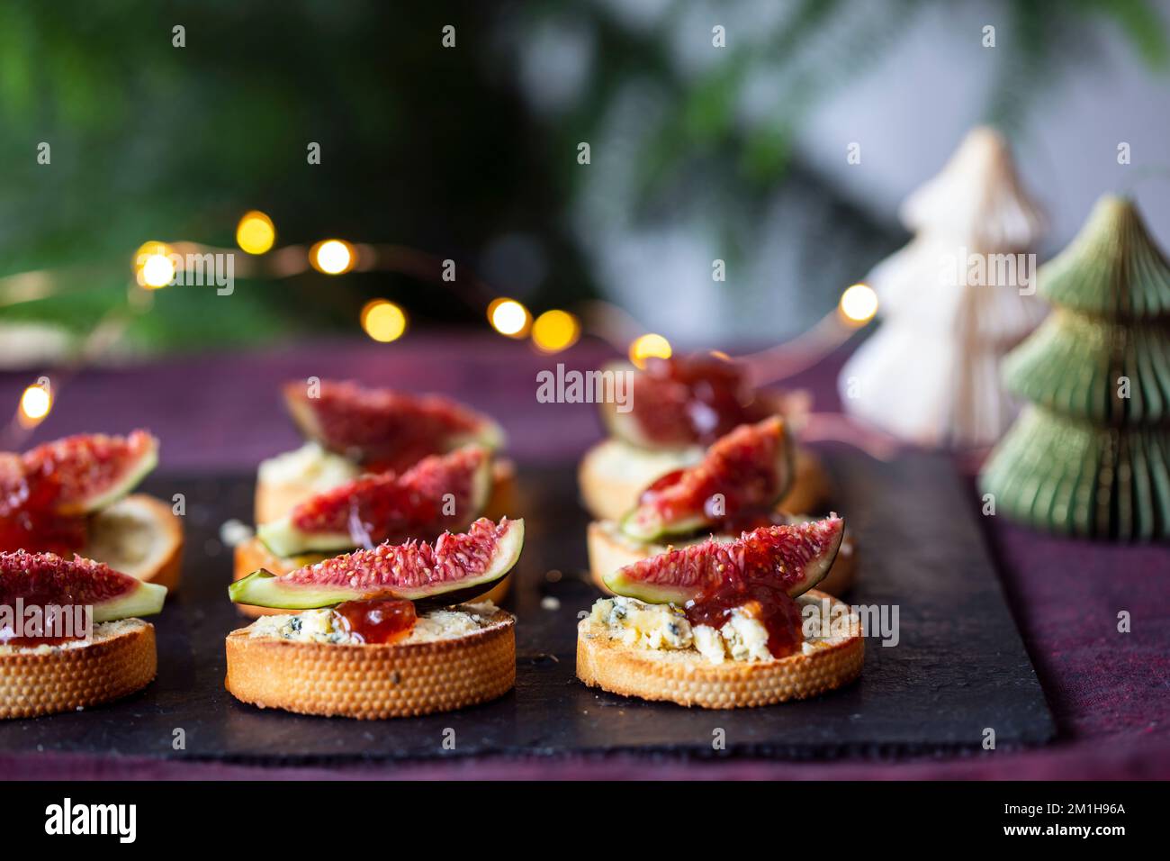Starter cheese canape hi-res stock photography and images - Alamy