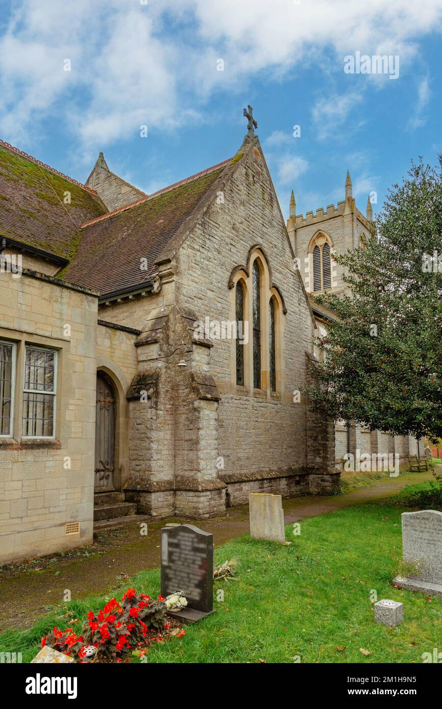St. James church in the Warwickshire village of Alveston Stock Photo ...