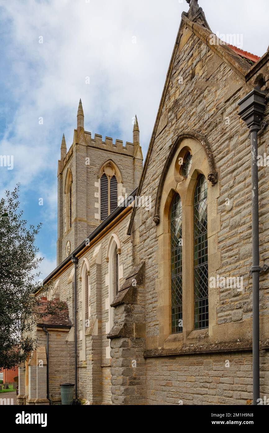 St. James church in the Warwickshire village of Alveston Stock Photo ...