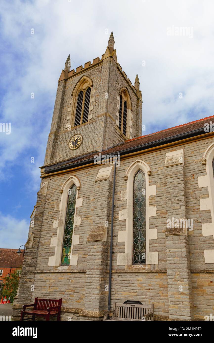 St. James church in the Warwickshire village of Alveston Stock Photo ...