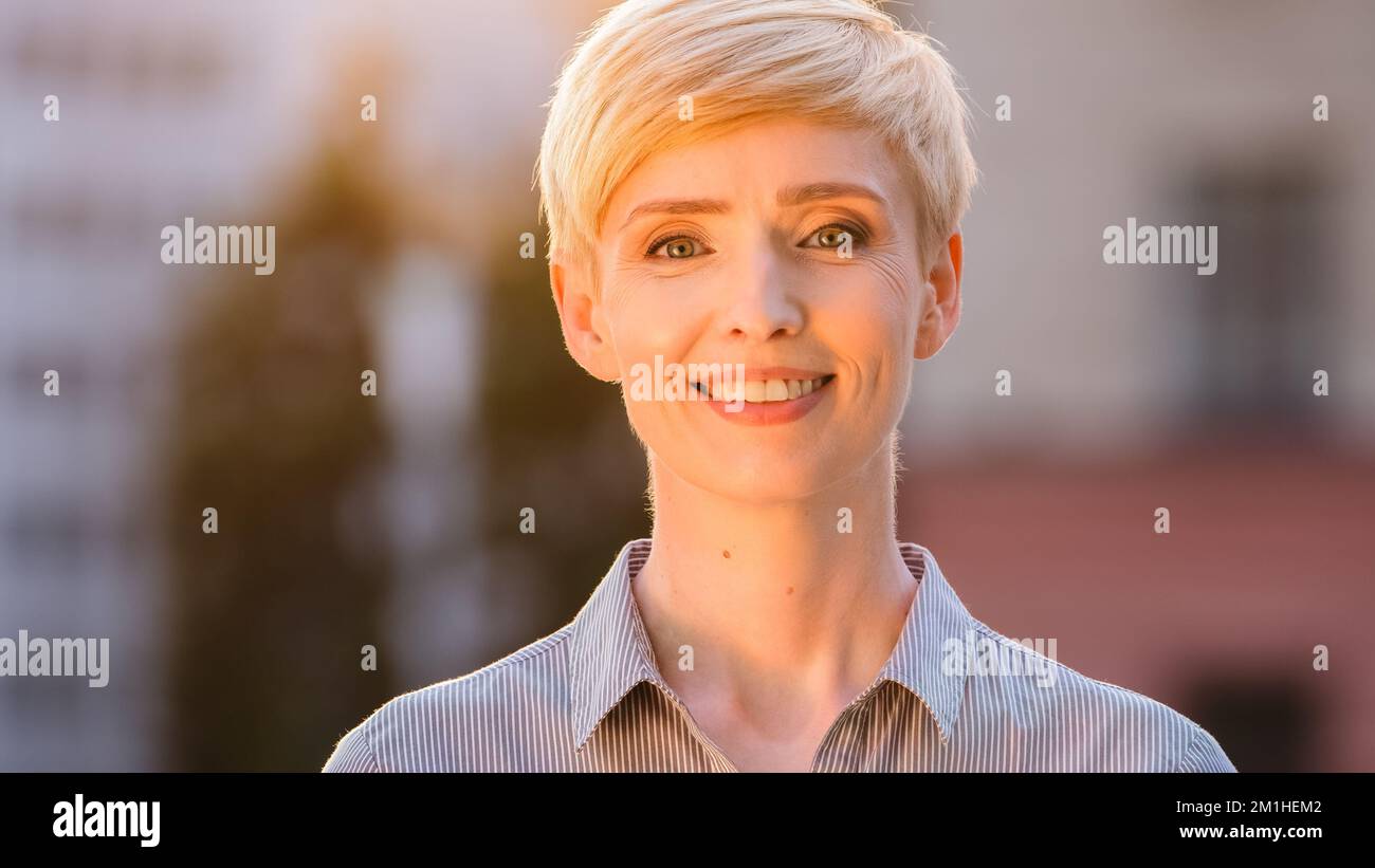 Natural woman 40s hi-res stock photography and images - Alamy