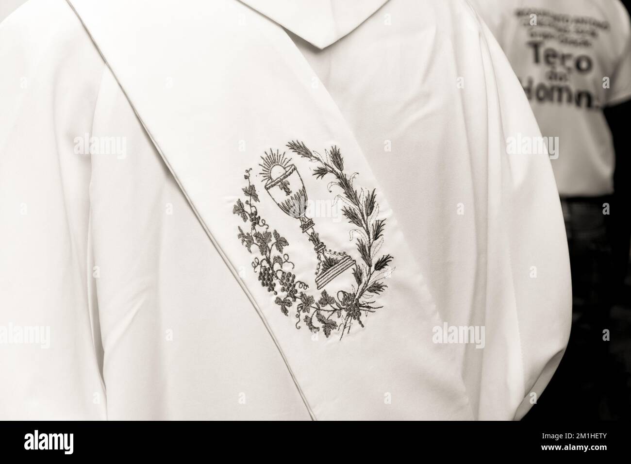 Priest's back catholic mass hi-res stock photography and images - Alamy