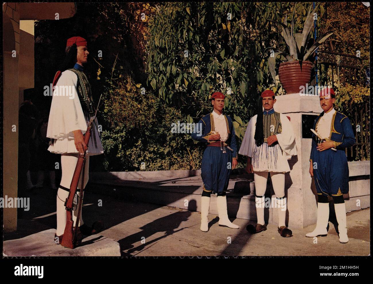 Αθηναι. Ἄντρες τῆς Άνακτ. Φρουρᾶς - Athènes. Hommes de la Garde Royale ...