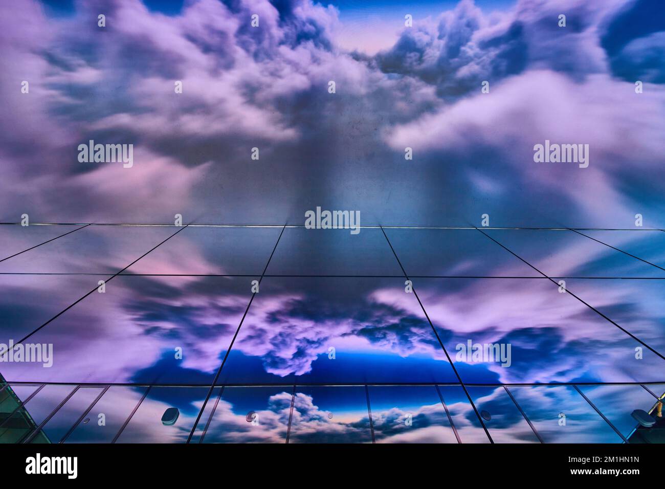 Augmented reality mirror hi-res stock photography and images - Alamy