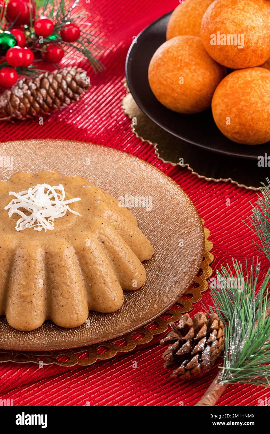 Traditional Colombian christmas food - Buñuelos y natilla Stock Photo ...