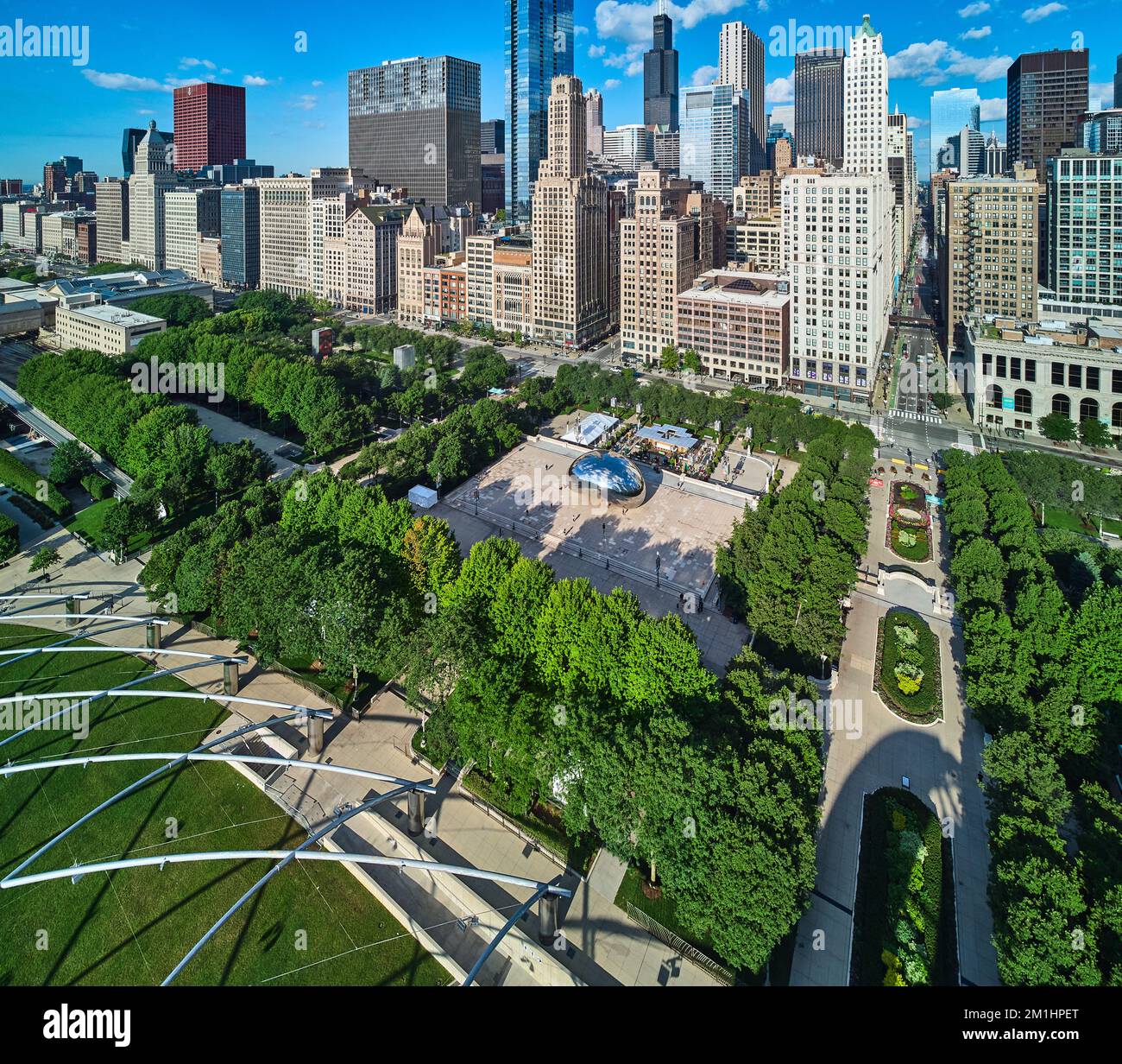 Chicago bean aerial hi-res stock photography and images - Alamy