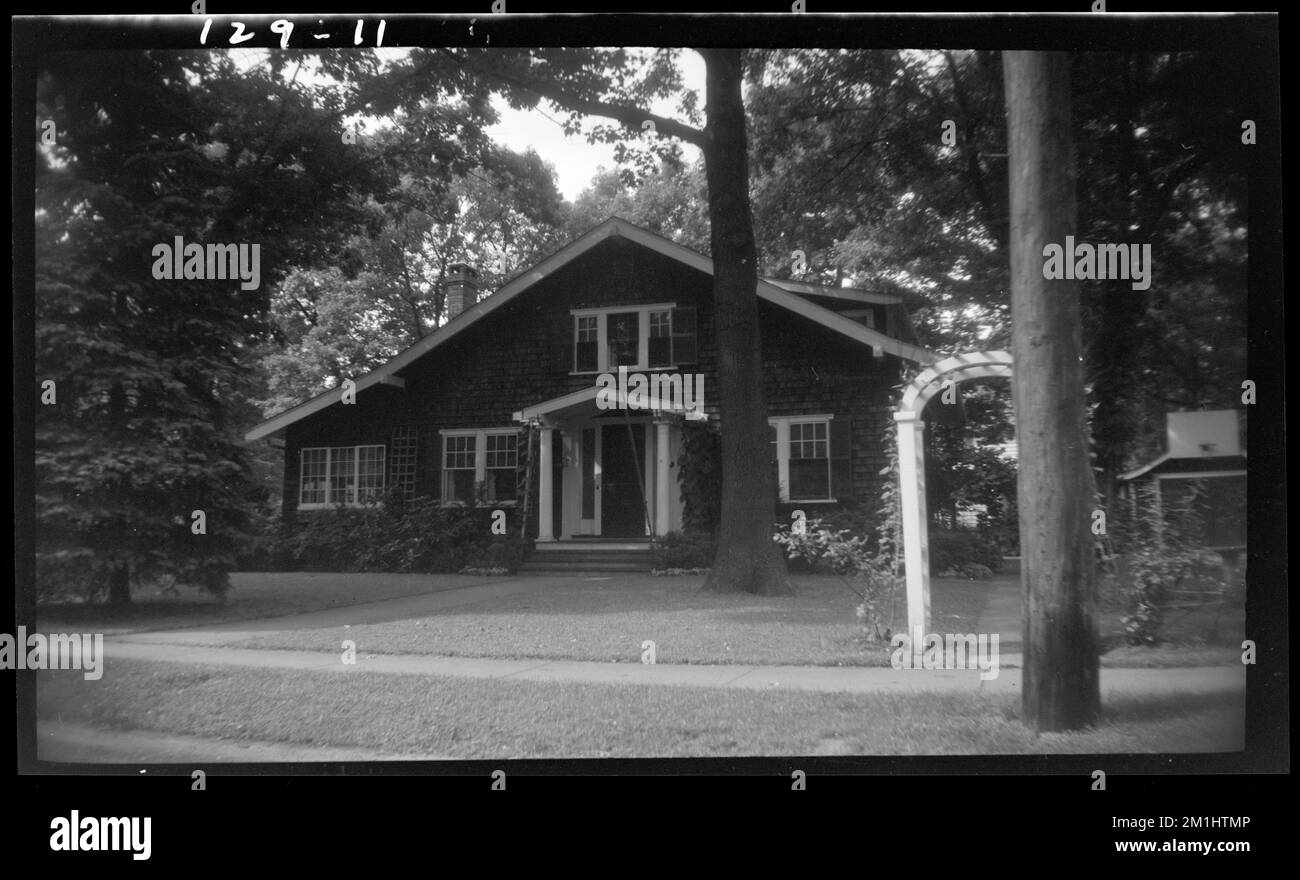11 Gordon Rd , Houses. Needham Building Collection Stock Photo - Alamy