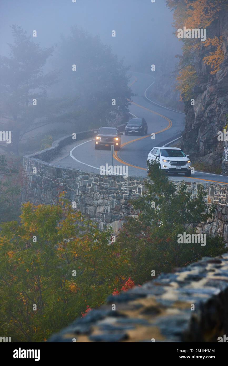Green valley winding river against hi-res stock photography and images ...