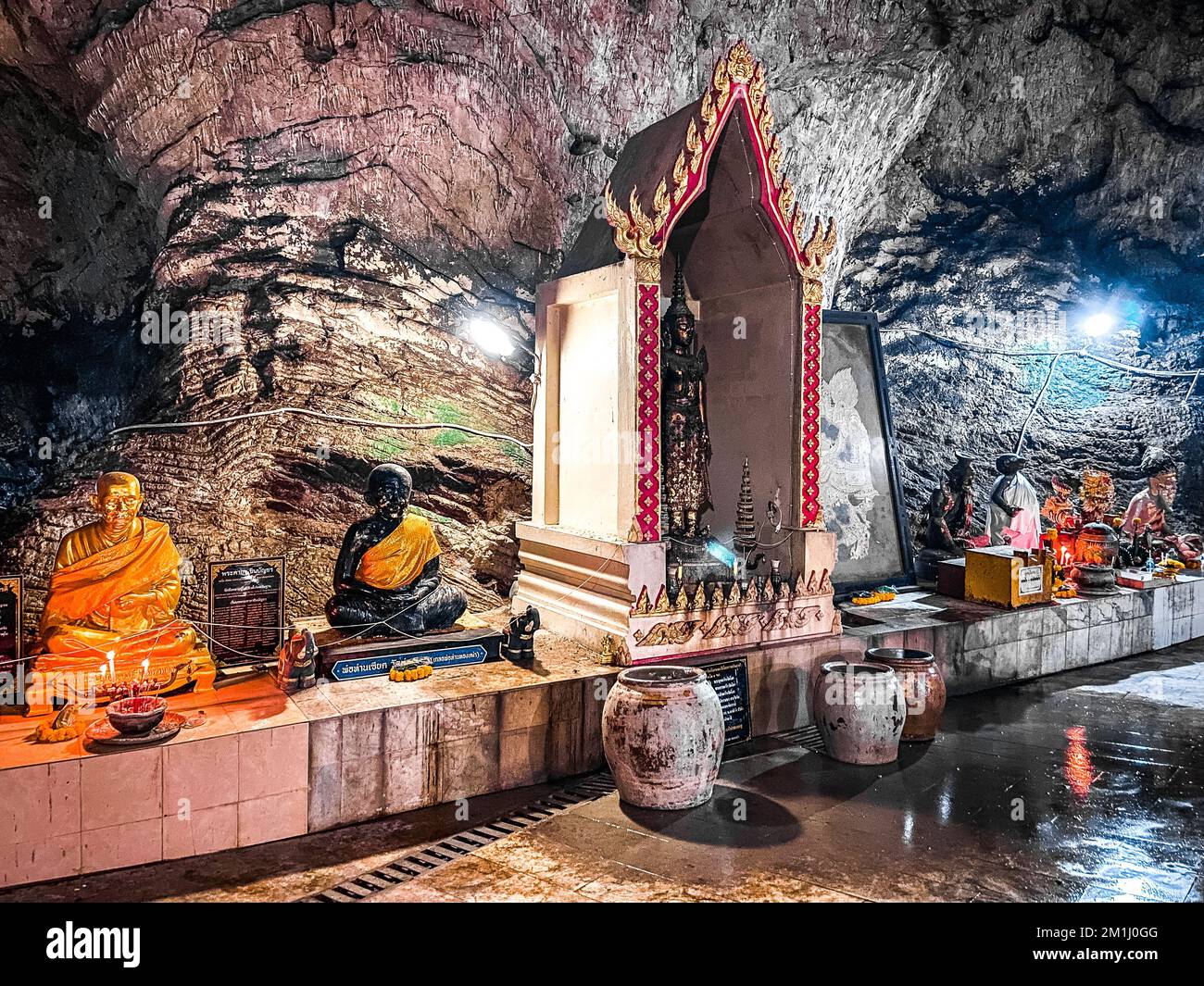 Wat khao aor hi-res stock photography and images - Alamy