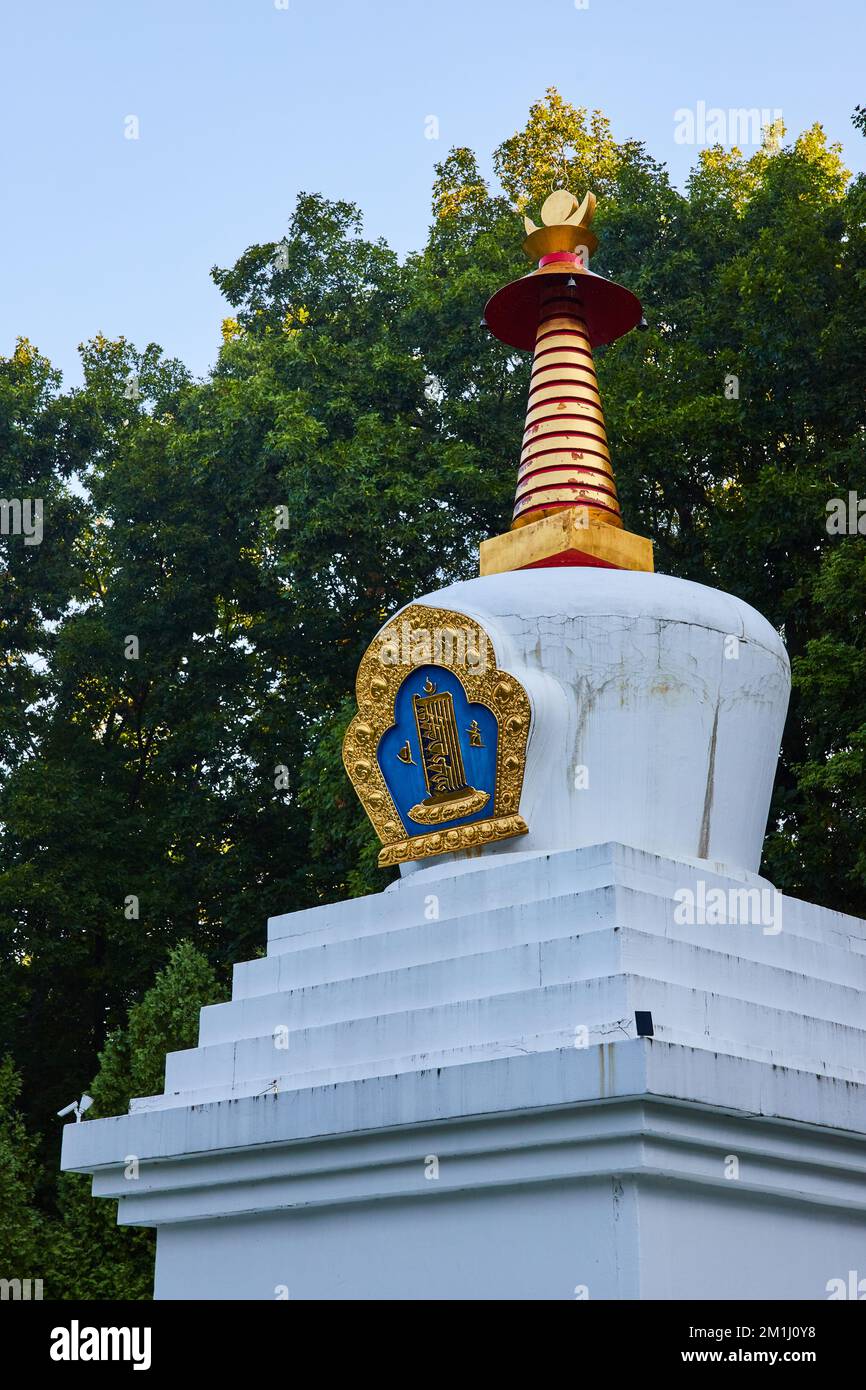 Buddhist monastery america hi-res stock photography and images - Alamy