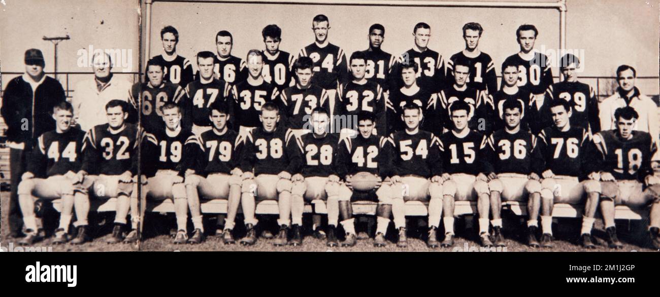American football players 1950s hi-res stock photography and images - Alamy