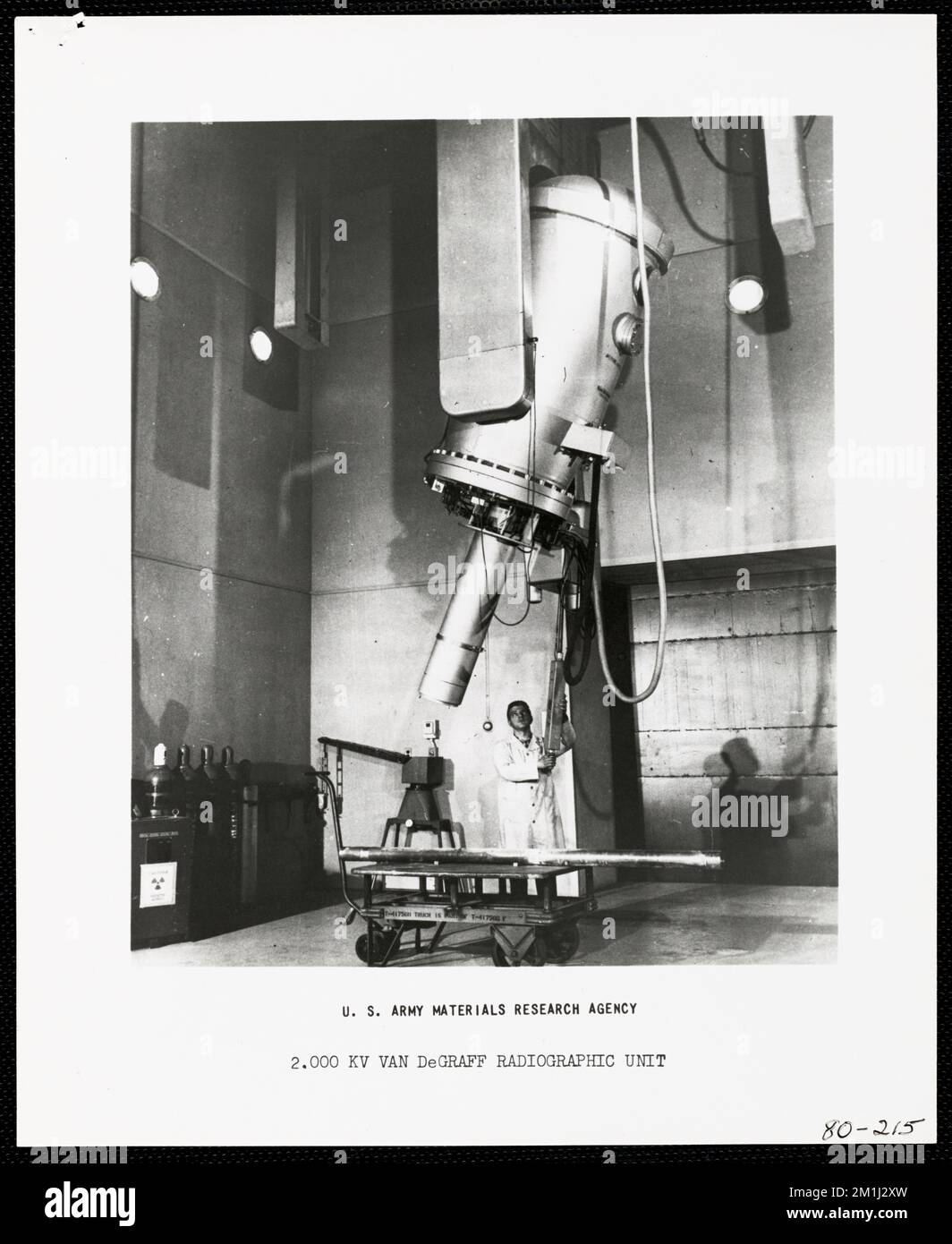 2.000 KV Van DeGraff radiographic unit , Ordnance industry, Armories ...