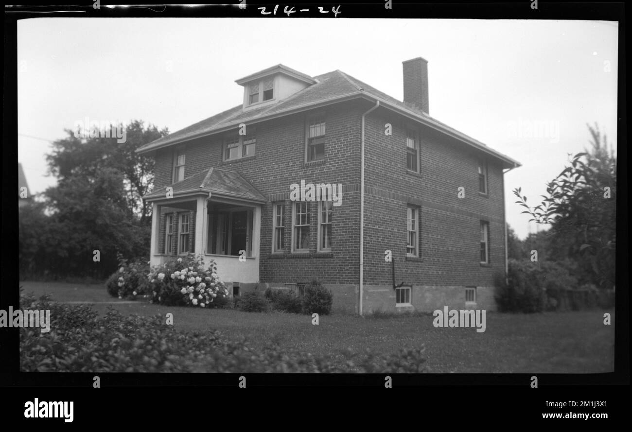 24 Mellen St , Houses. Needham Building Collection Stock Photo - Alamy