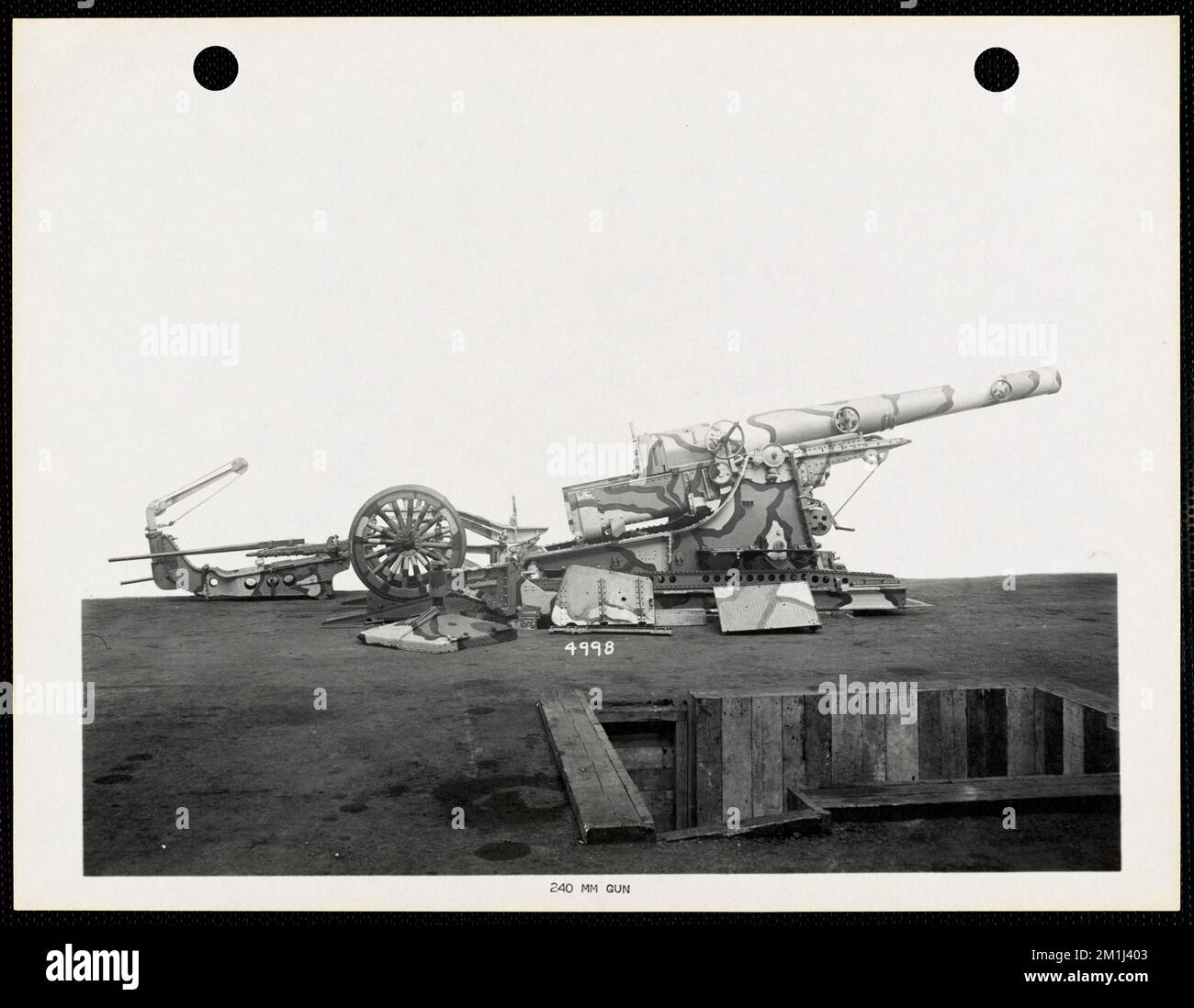 240mm gun hi-res stock photography and images - Alamy