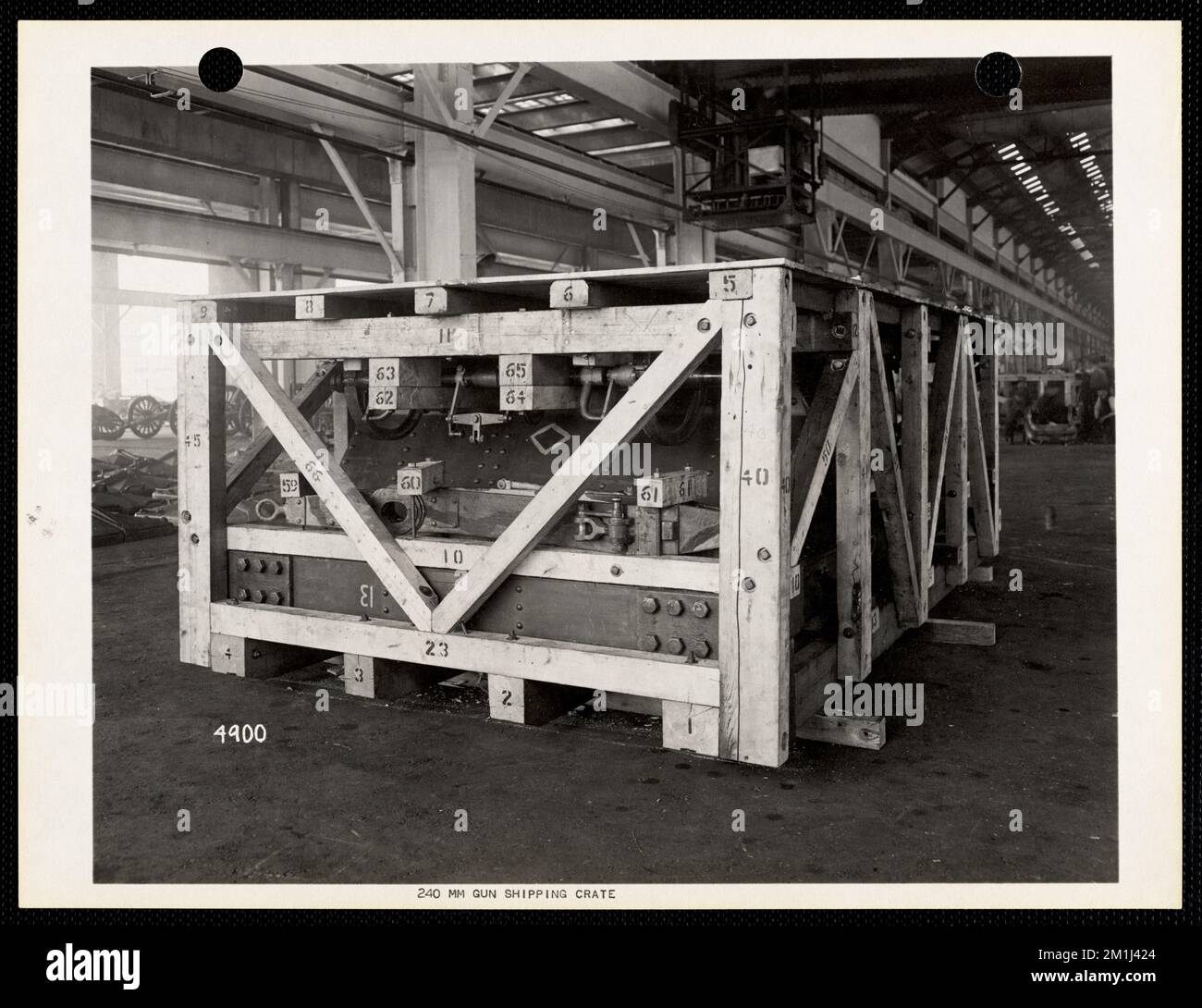 Army crates hi-res stock photography and images - Alamy