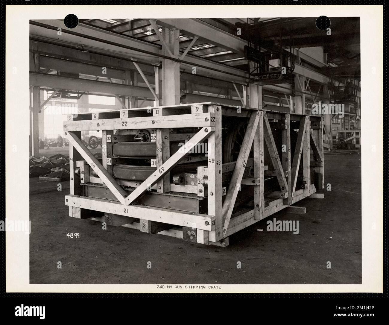 Records crate hi-res stock photography and images - Alamy