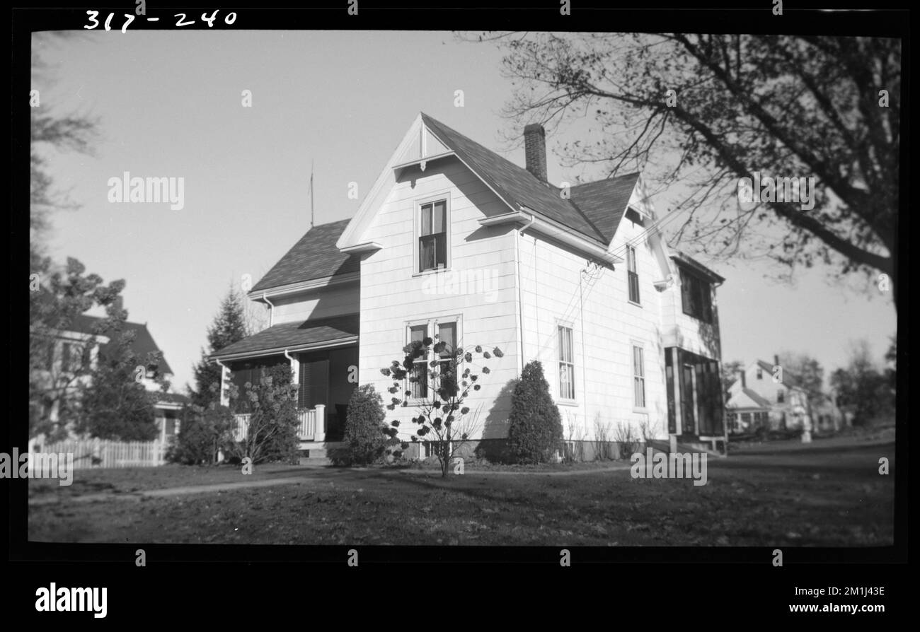 240 Warren St , Houses. Needham Building Collection Stock Photo - Alamy