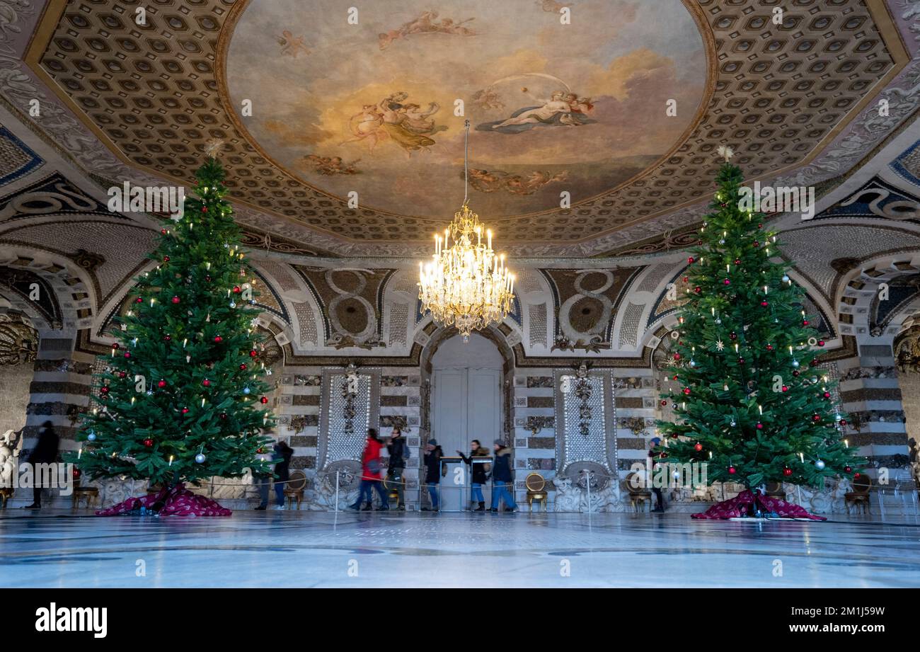 Potsdam, Germany. 09th Dec, 2022. Two festively decorated Christmas ...