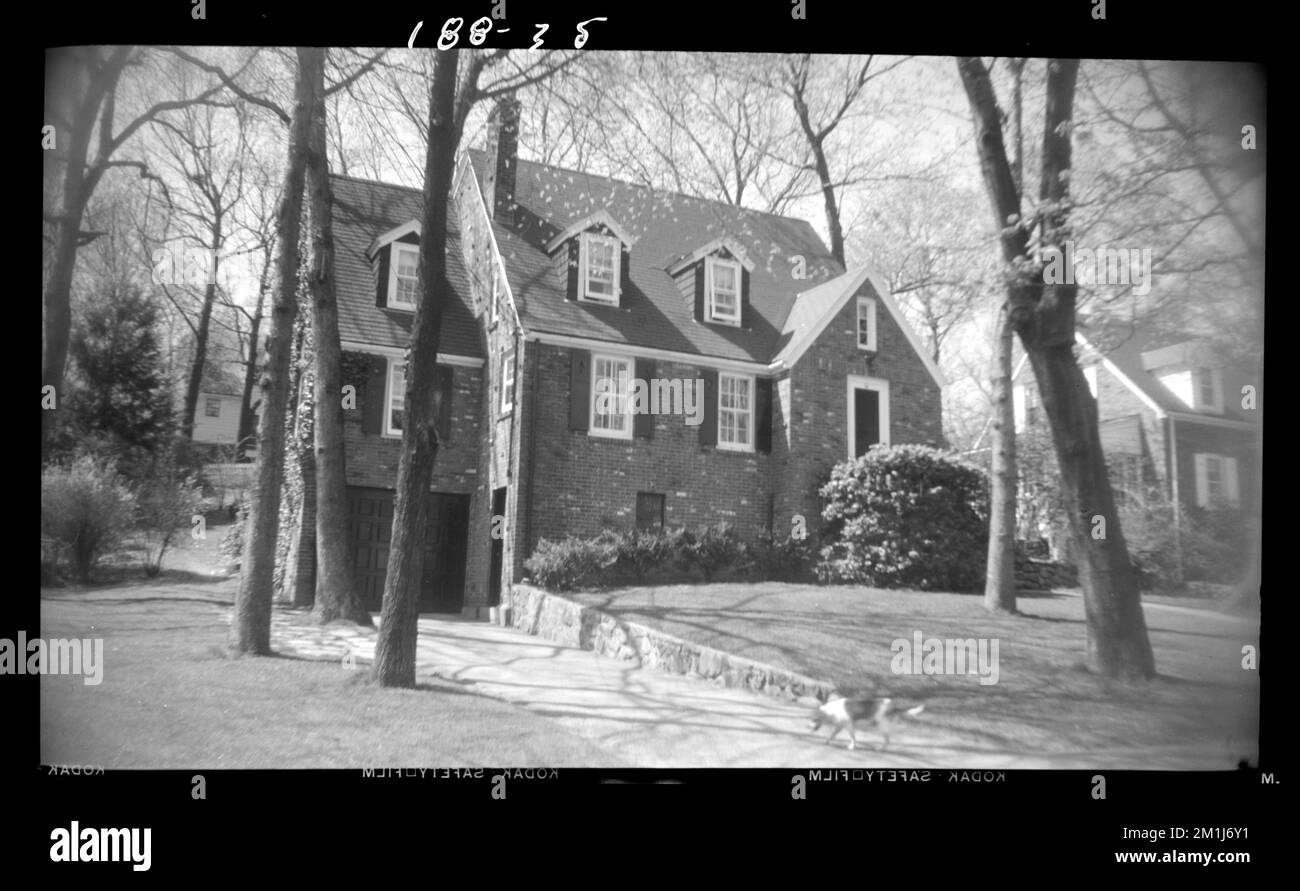35 Laurel Drive , Houses. Needham Building Collection Stock Photo - Alamy