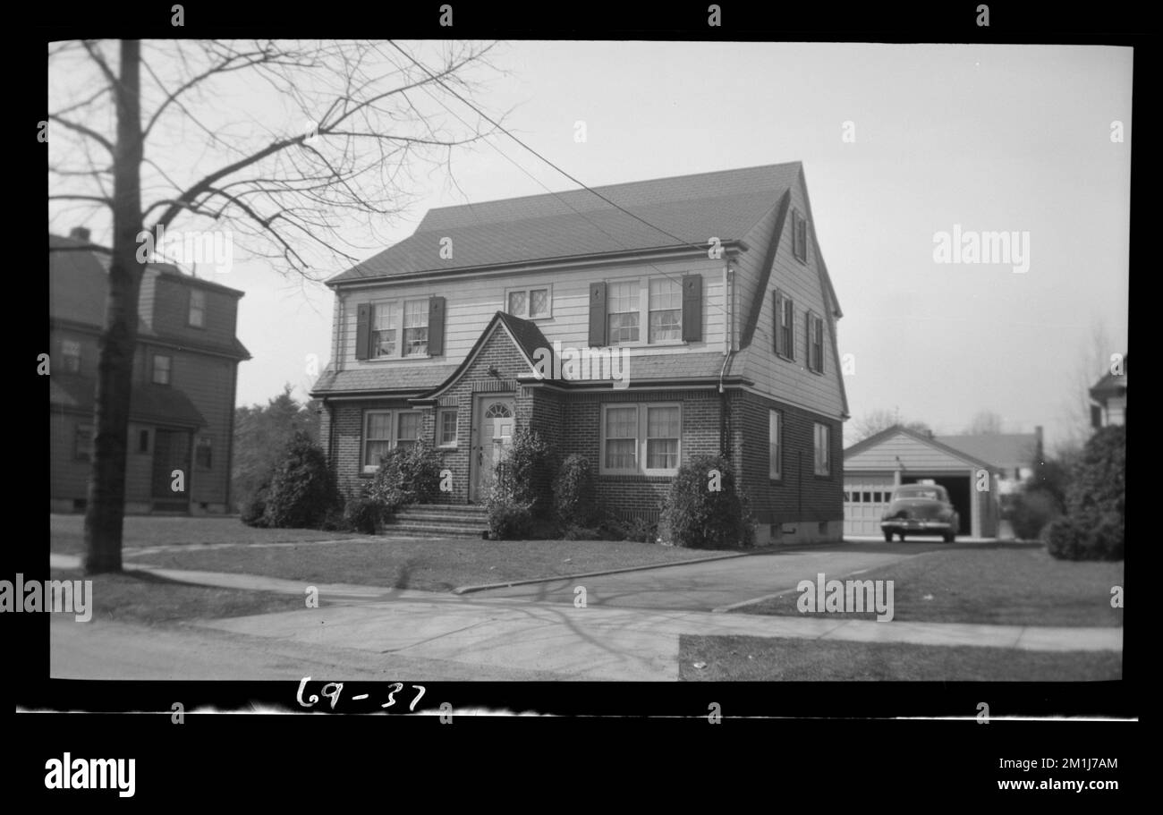 37 Coolidge Ave , Houses. Needham Building Collection Stock Photo - Alamy