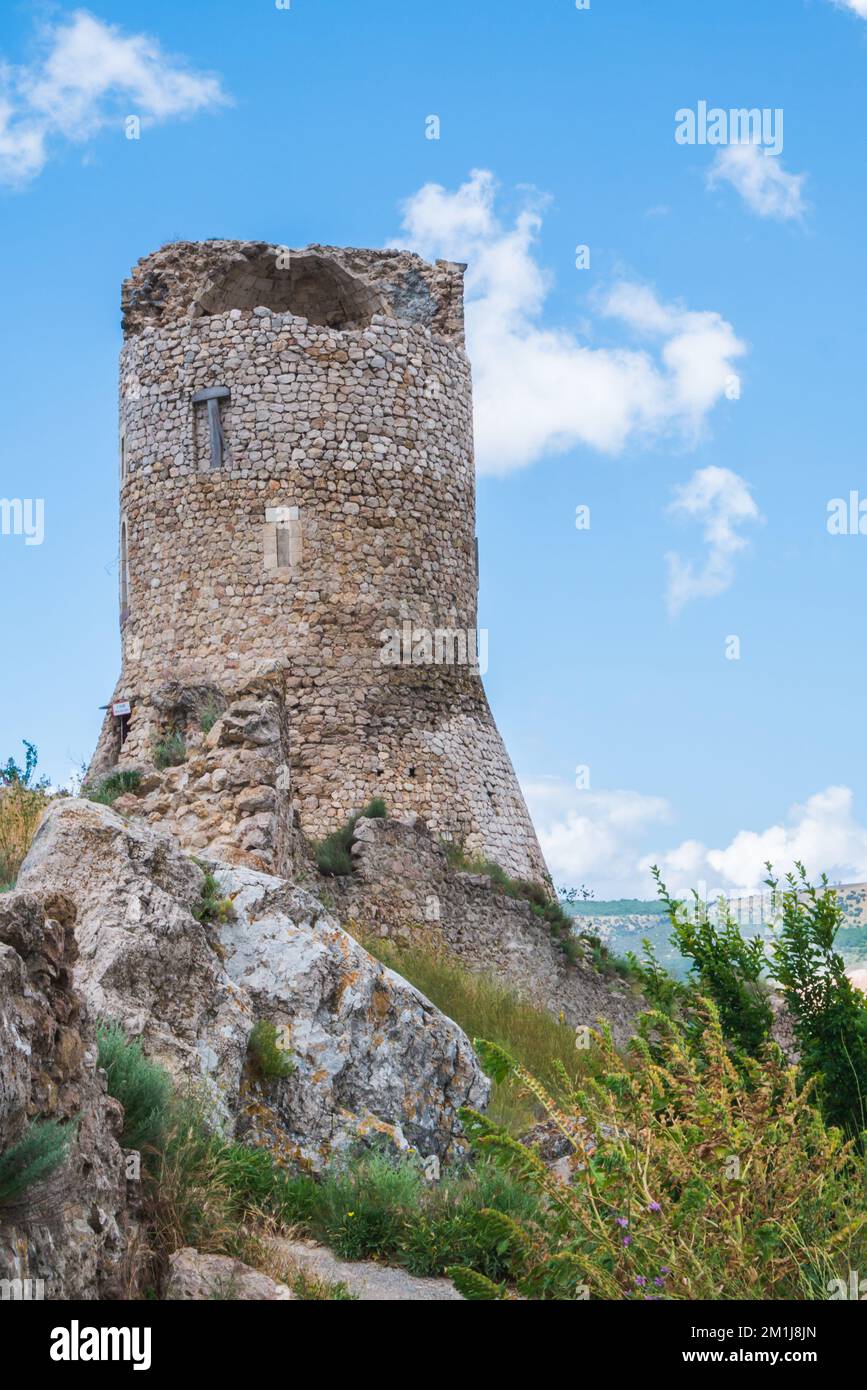 Large medieval structure hi-res stock photography and images - Alamy