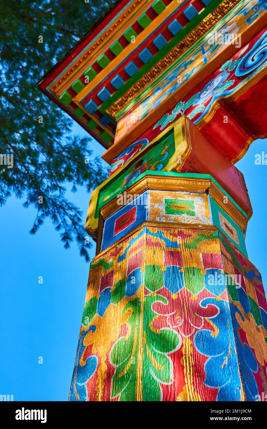 Entrance gate tibetan buddhist temple hi-res stock photography and ...