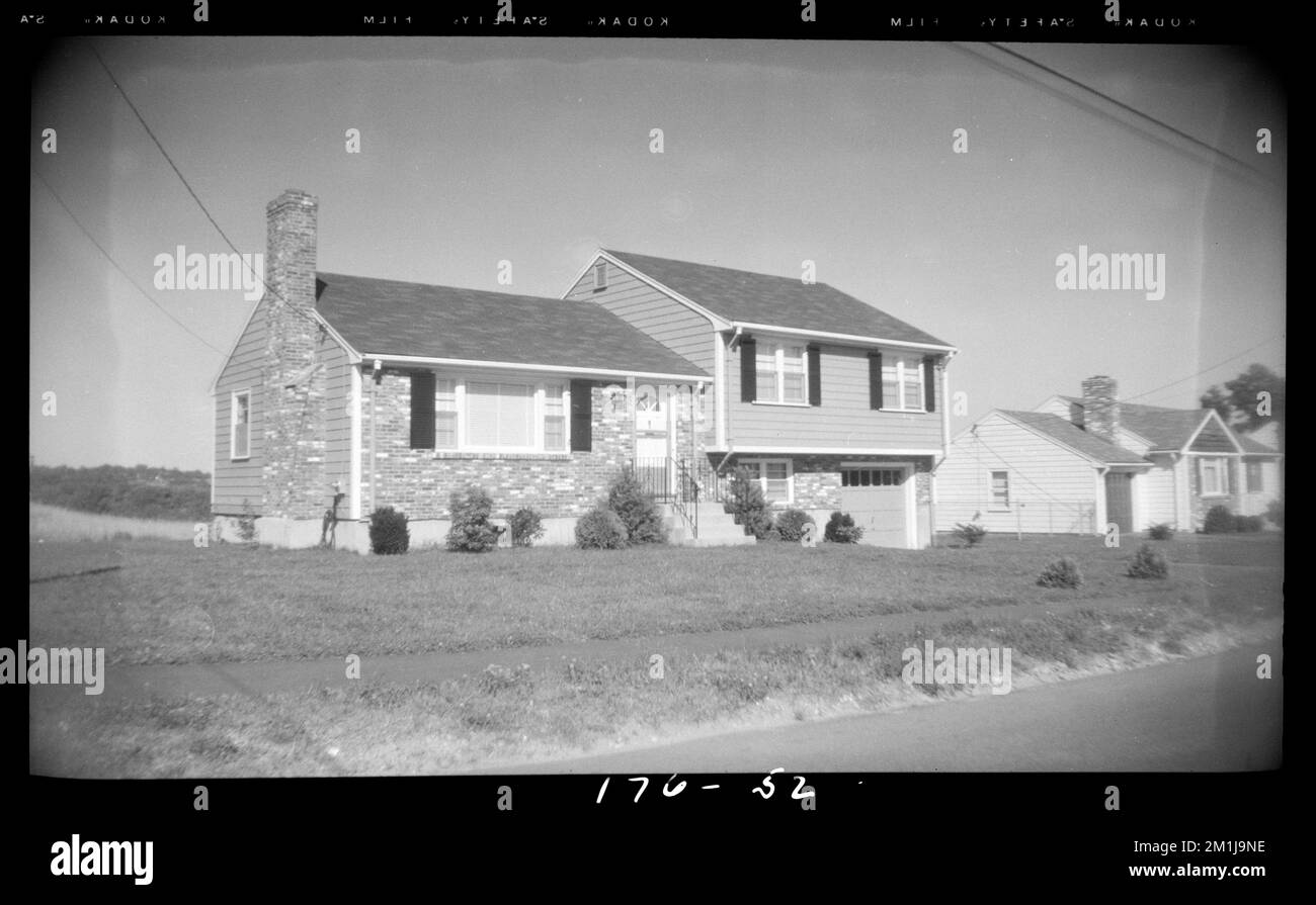 52 Hunting Rd , Houses. Needham Building Collection Stock Photo - Alamy