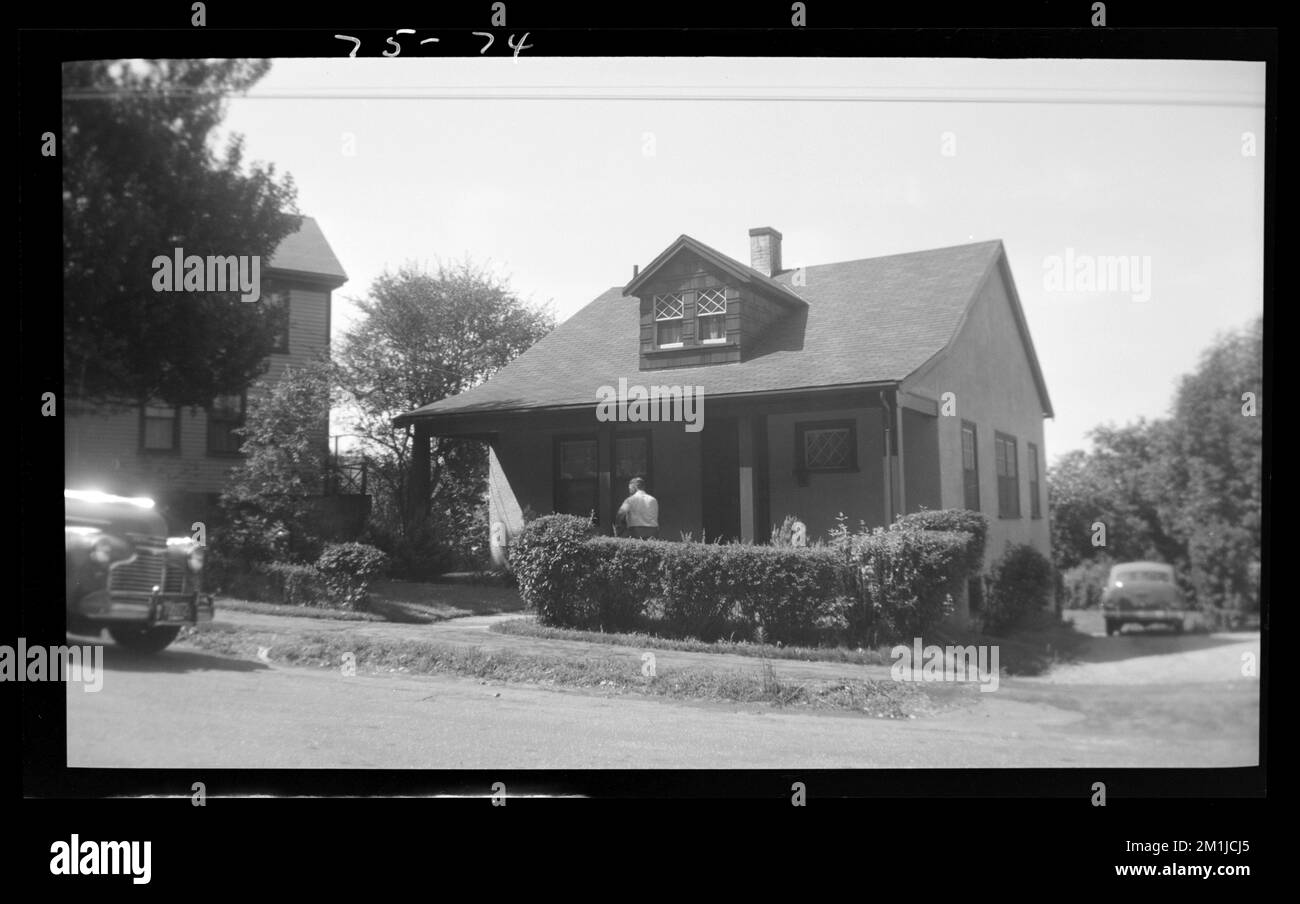 74 Crescent Rd , Houses. Needham Building Collection Stock Photo - Alamy