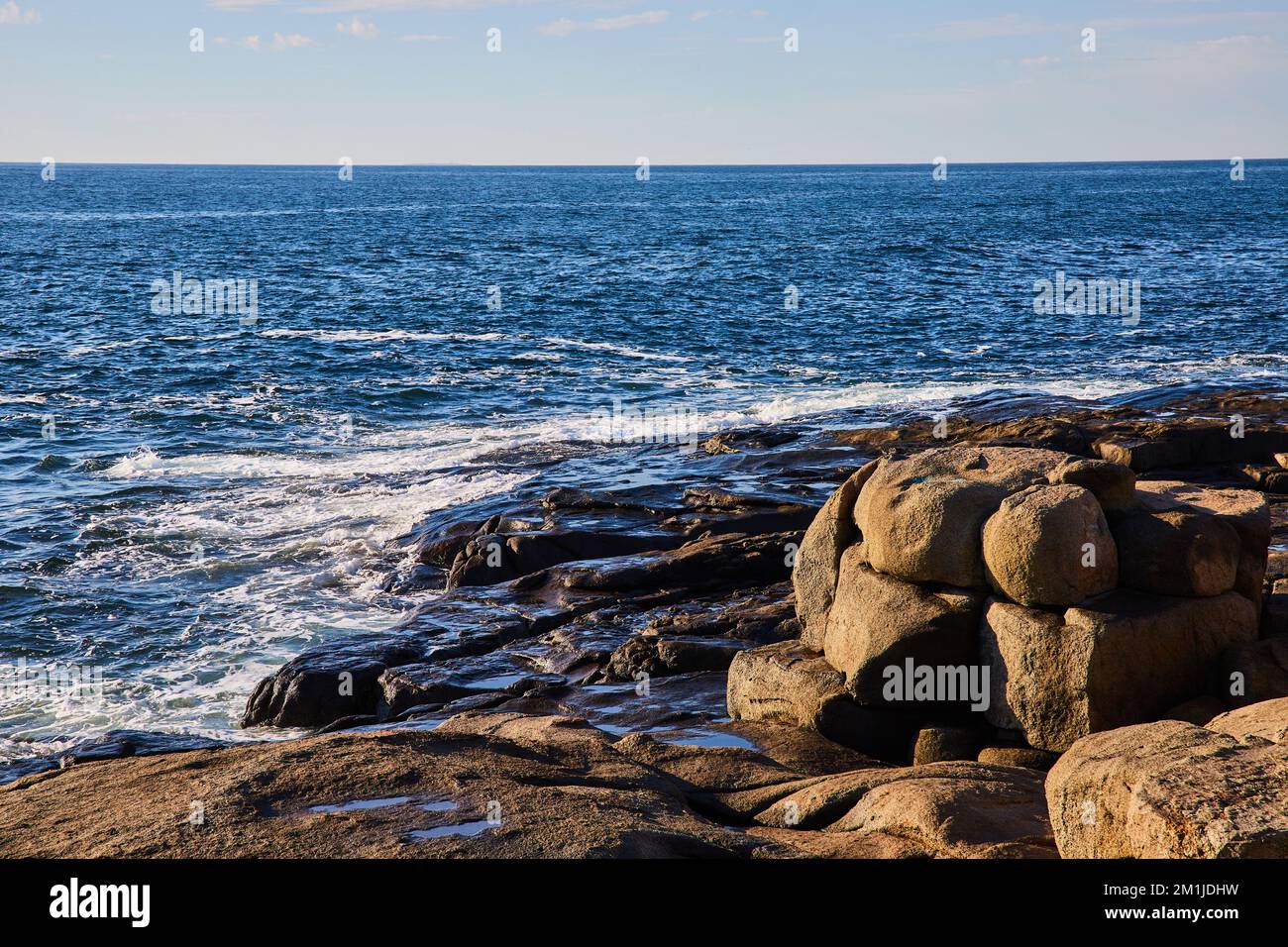 Ocean waves along lighthouse hi-res stock photography and images - Alamy