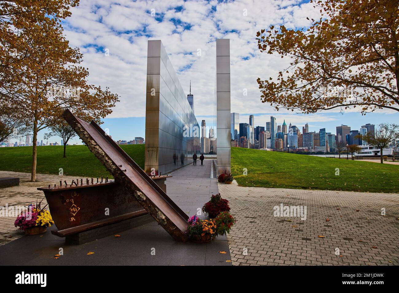 9 11 Twin Towers steel beams and memorial in New Jersey overlooking New ...