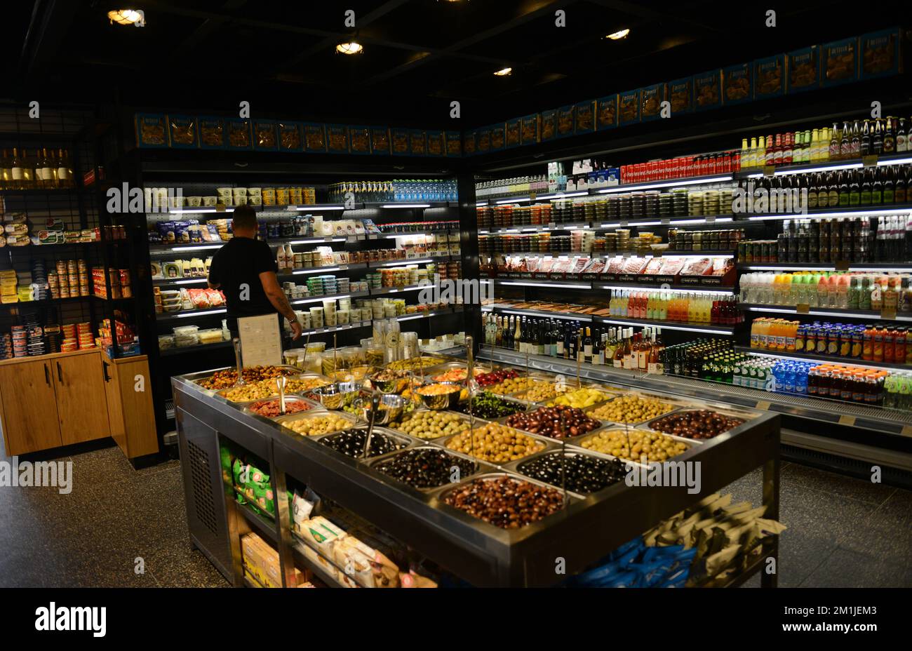 The Tzidkiyahu food market on Agripas street in Jerusalem, Israel Stock ...
