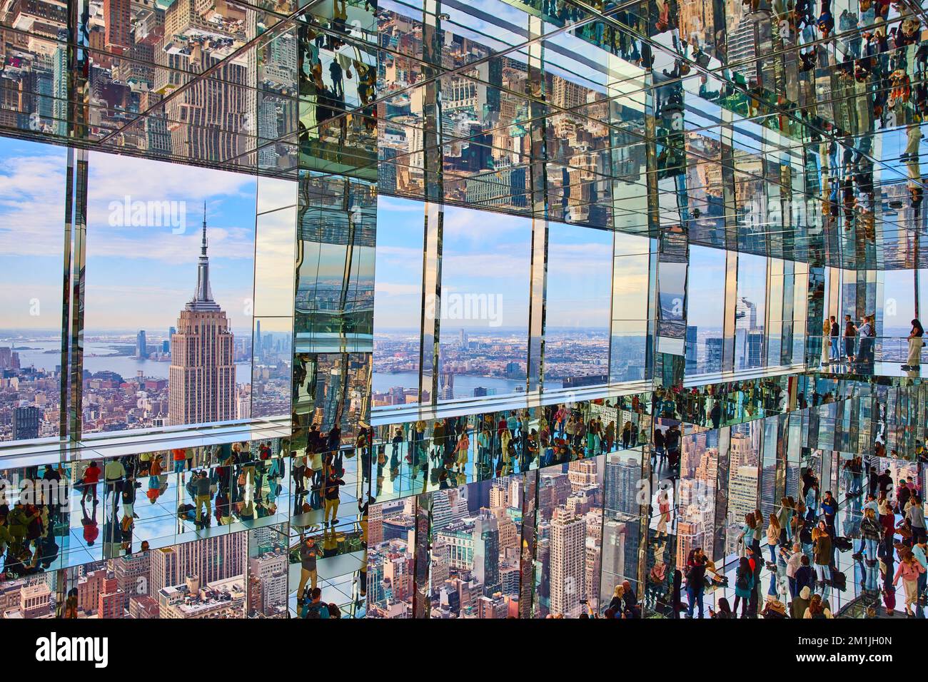 Empire state building interior hi-res stock photography and images - Alamy