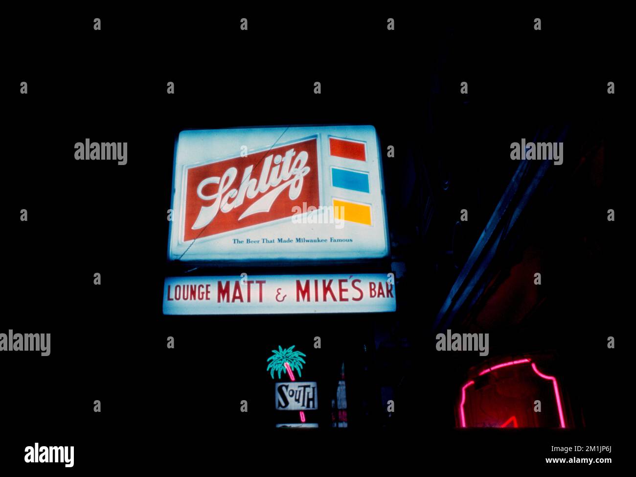 Schlitz beer sign hi-res stock photography and images - Alamy