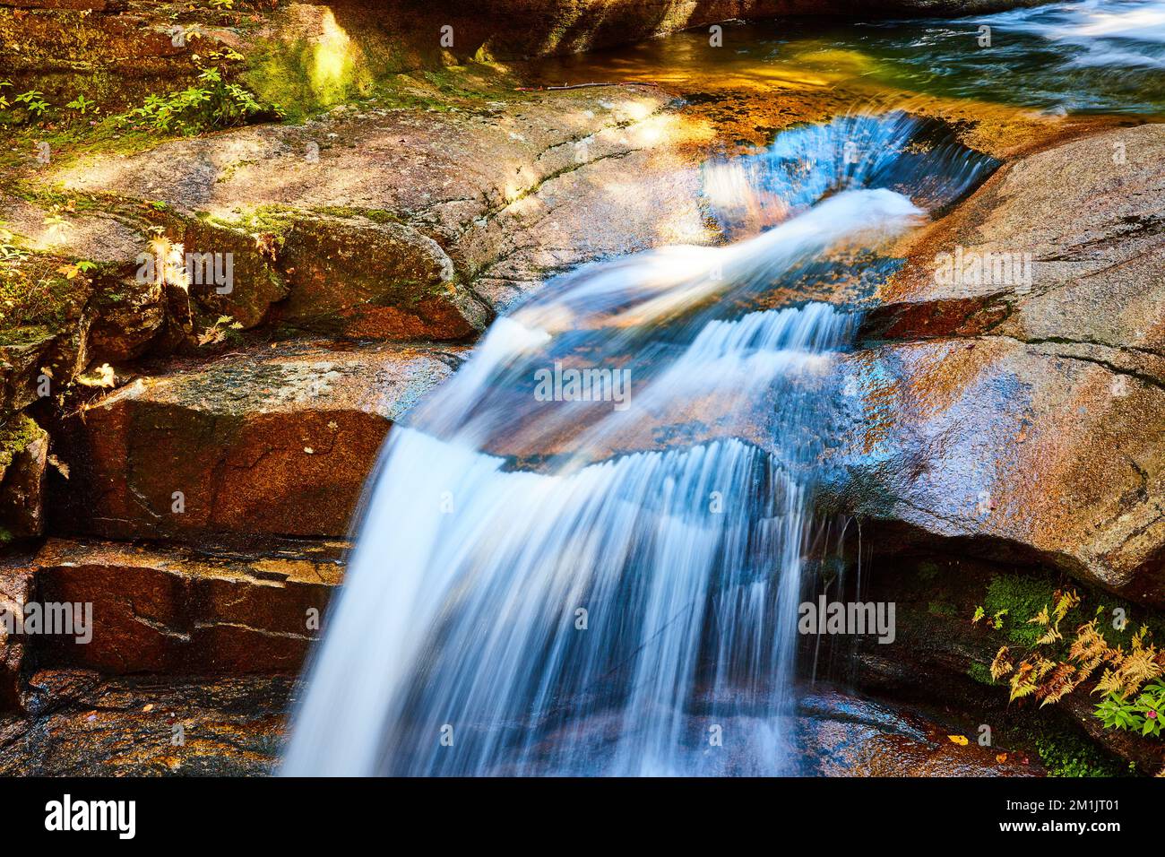 Waterfall rock detail new hi-res stock photography and images - Alamy