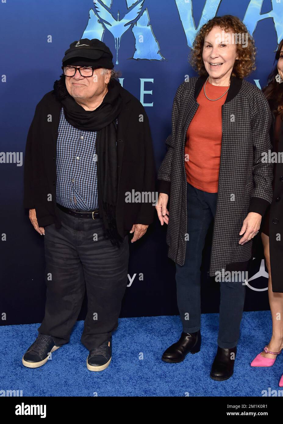Los Angeles, USA. 12th Dec, 2022. Danny DeVito and Rhea Perlman walking ...