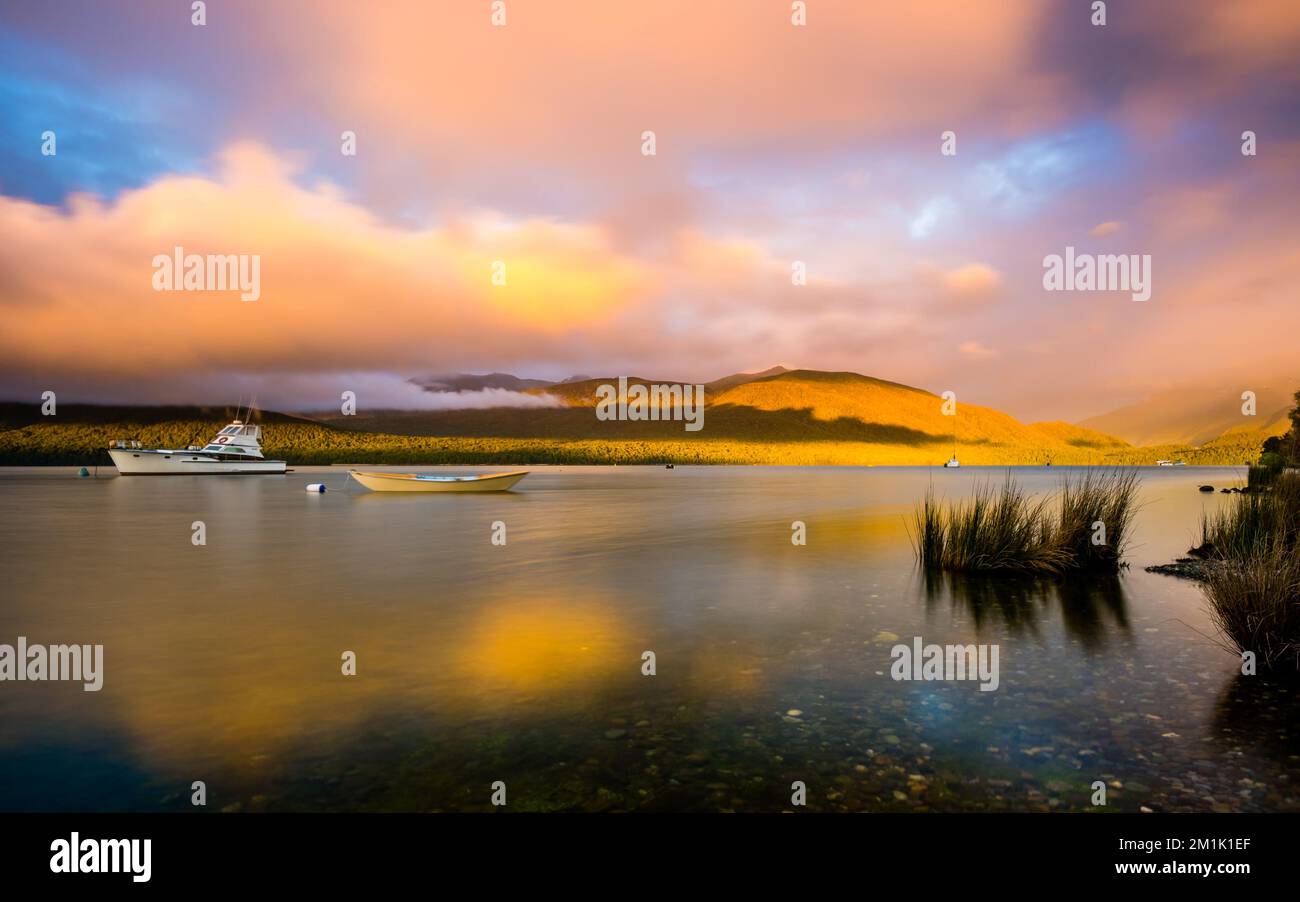 Beautiful Morning Scene of Lake Te Anau Stock Photo - Alamy