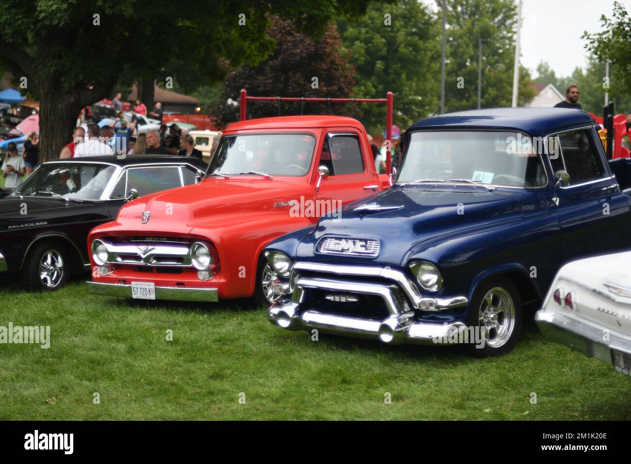 A view of parked retro Chevrolet cars Stock Photo - Alamy