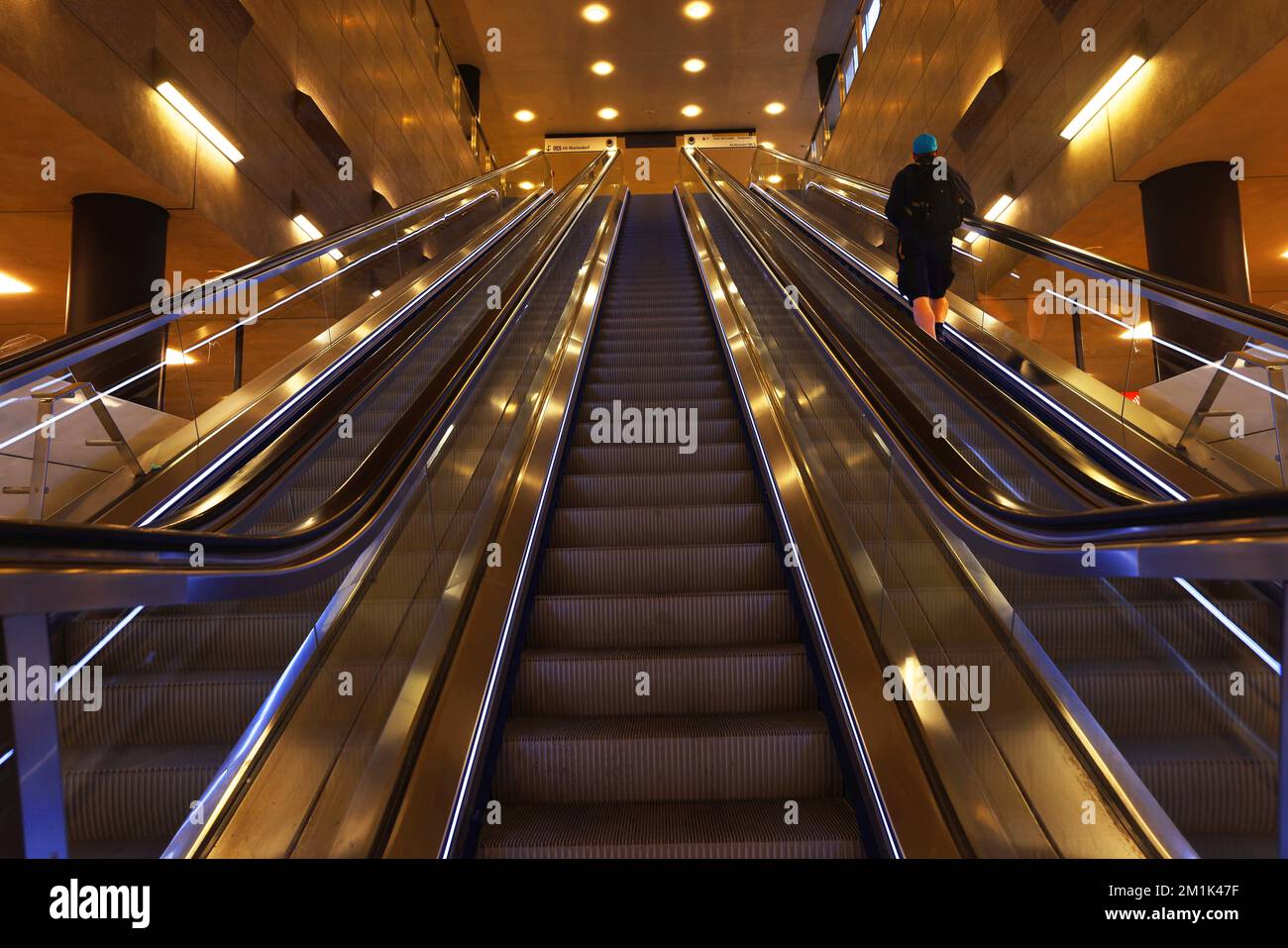 U Bahn, U Bahnstation, Verkehr, Berlin Metro, Berlin Subway, Berlin U ...