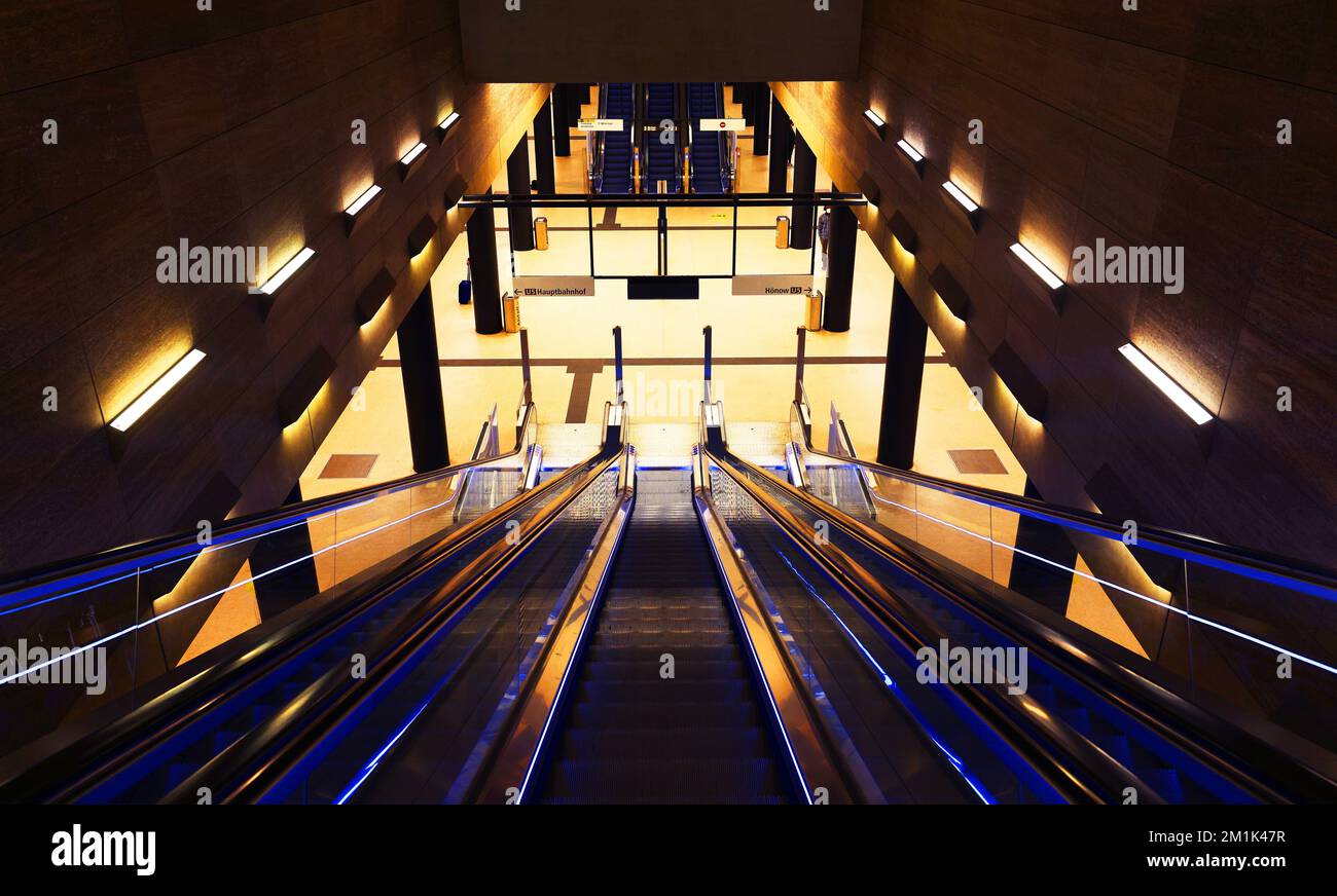 U bahn bahnstrecke hi-res stock photography and images - Alamy
