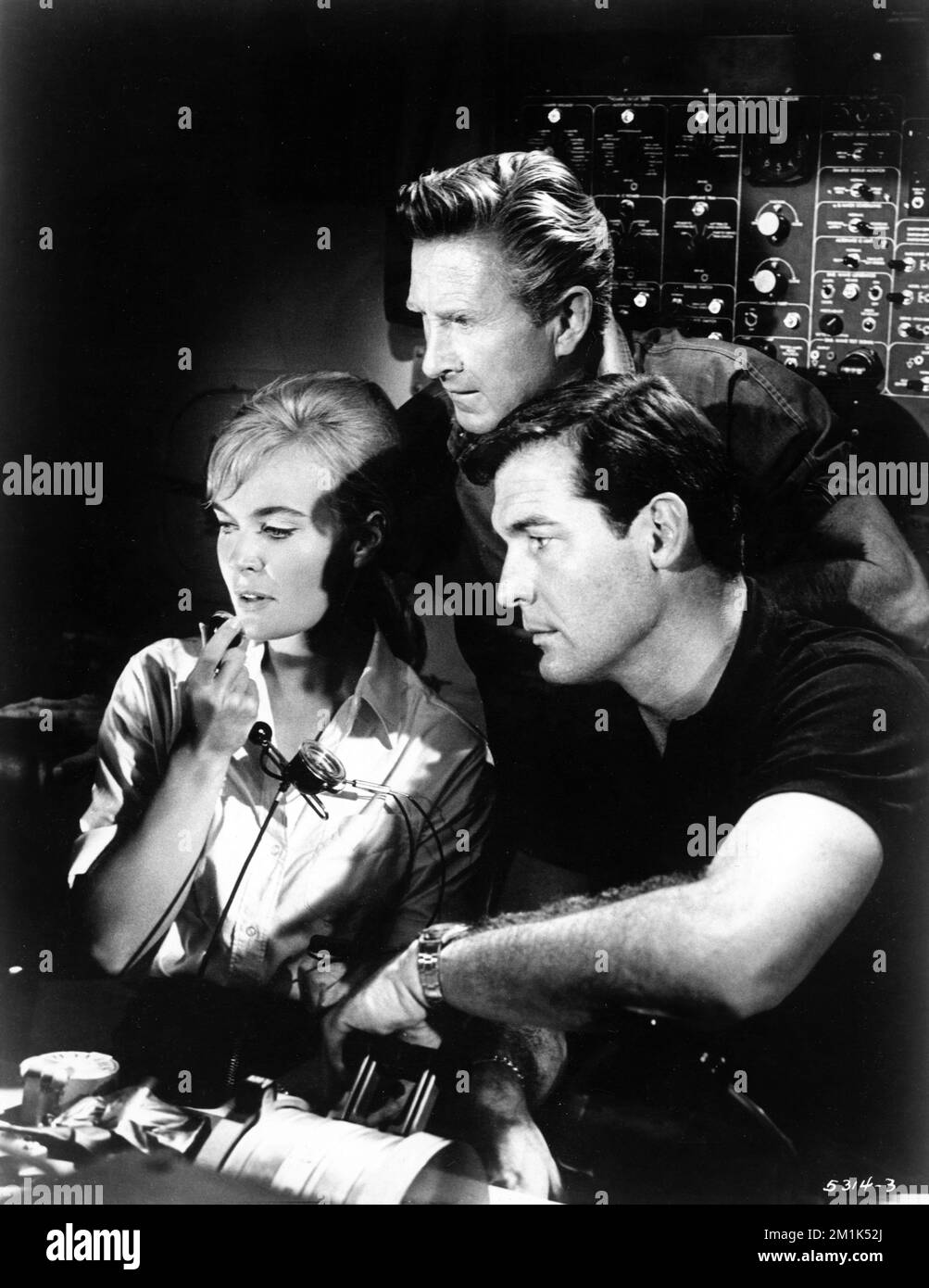 SHIRLEY EATON LLOYD BRIDGES and BRIAN KELLY in AROUND THE WORLD UNDER ...