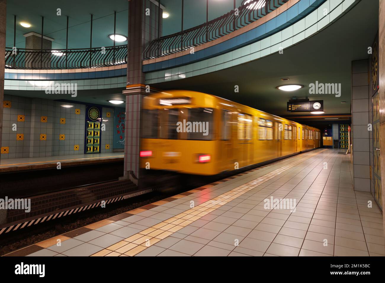 U Bahn, U Bahnstation, Verkehr, Berlin Metro, Berlin Subway, Berlin U Bahn, Metro, Transport, U ...