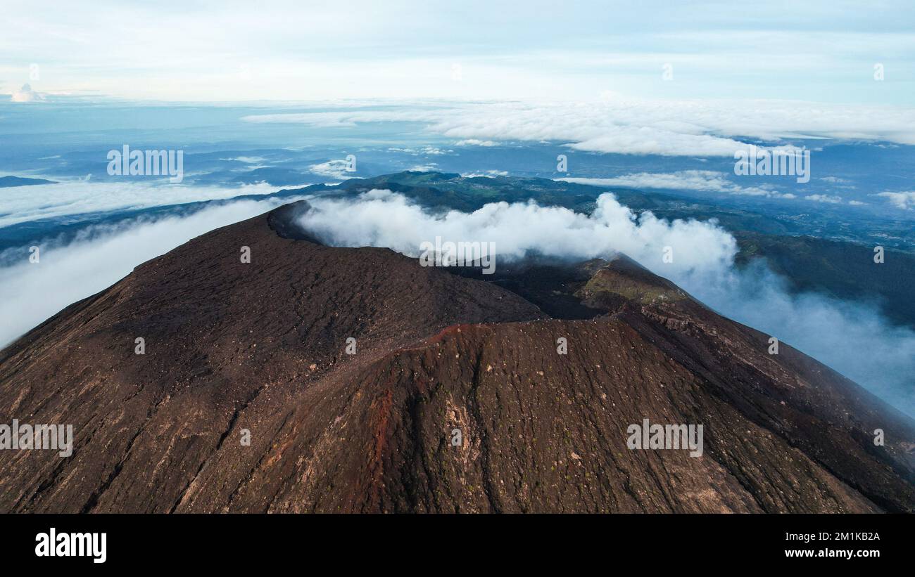 Aerial view mount slamet gunung hi-res stock photography and images - Alamy