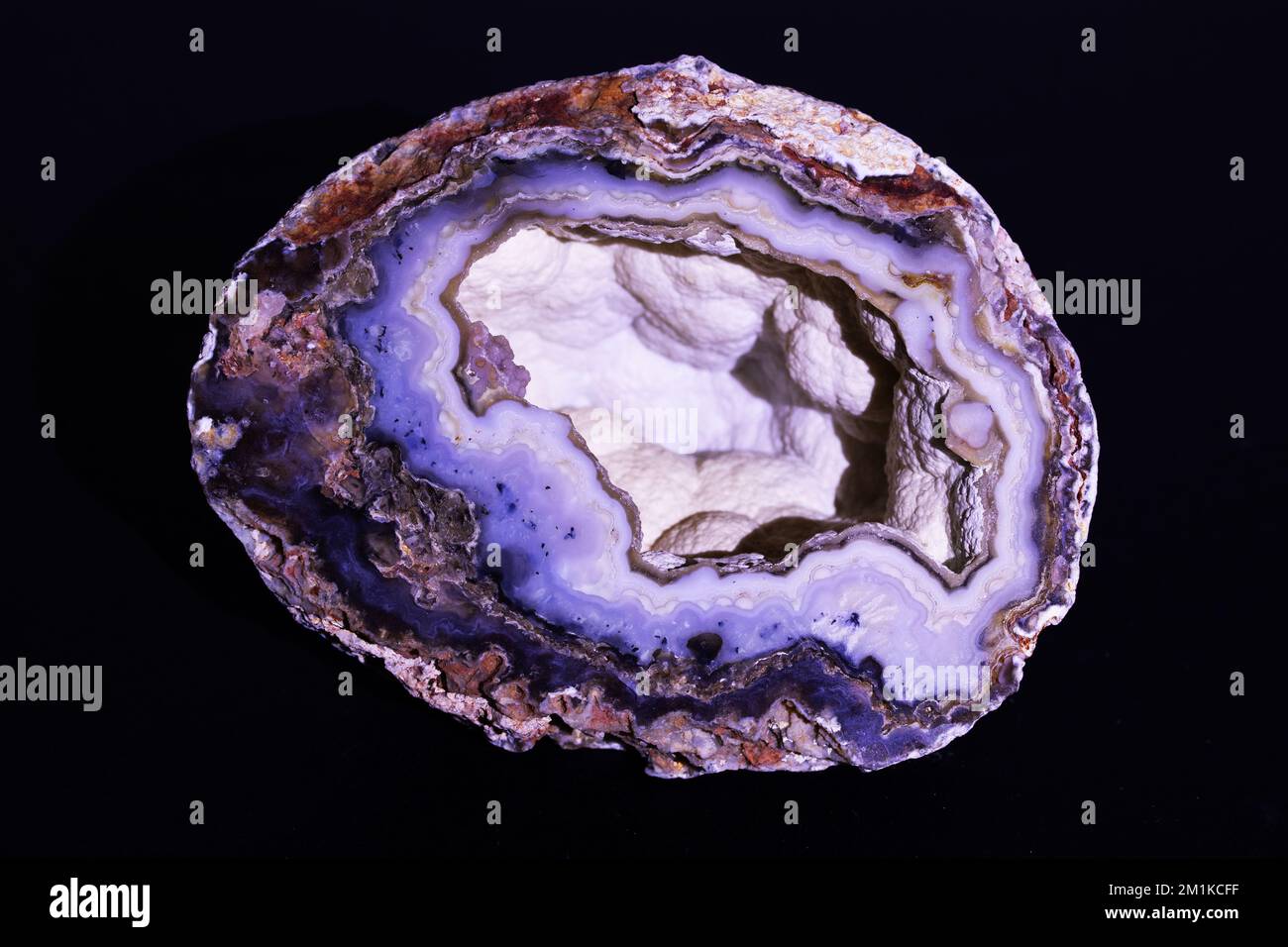 Geode rock hi-res stock photography and images - Alamy
