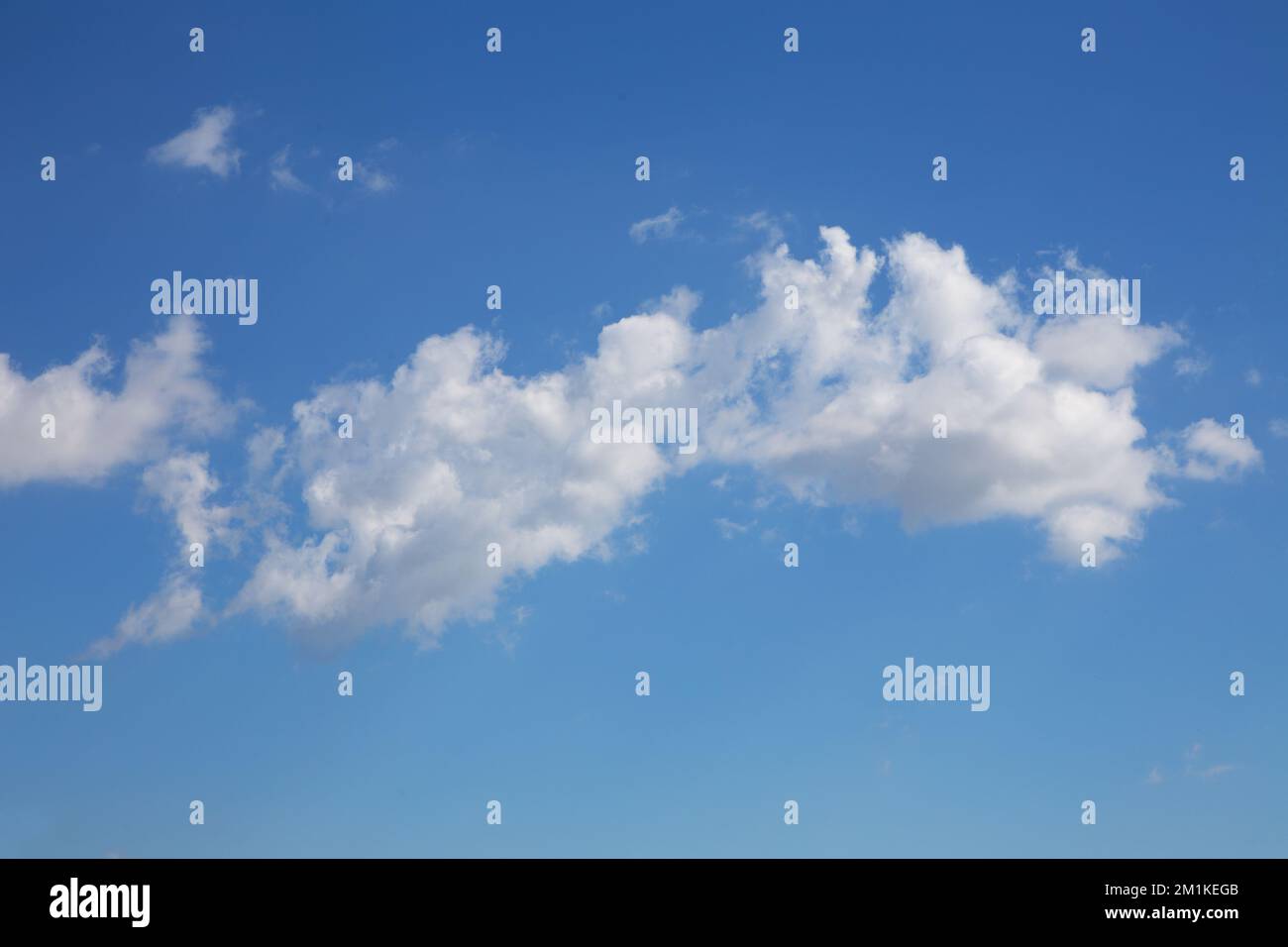 Cloud cloudy weather vertical hi-res stock photography and images - Alamy