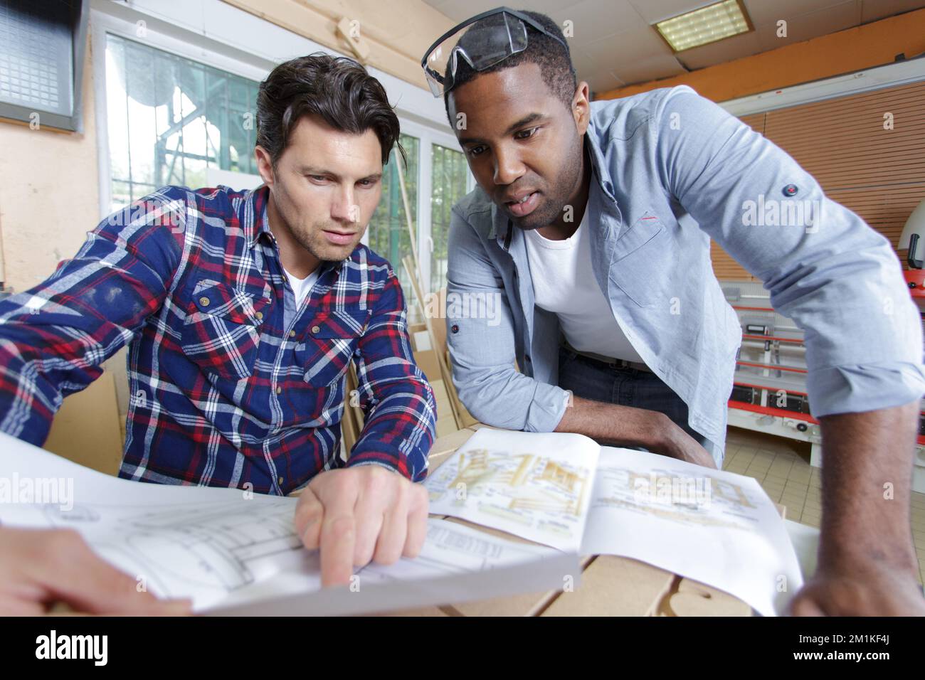 Checking notes hi-res stock photography and images - Alamy