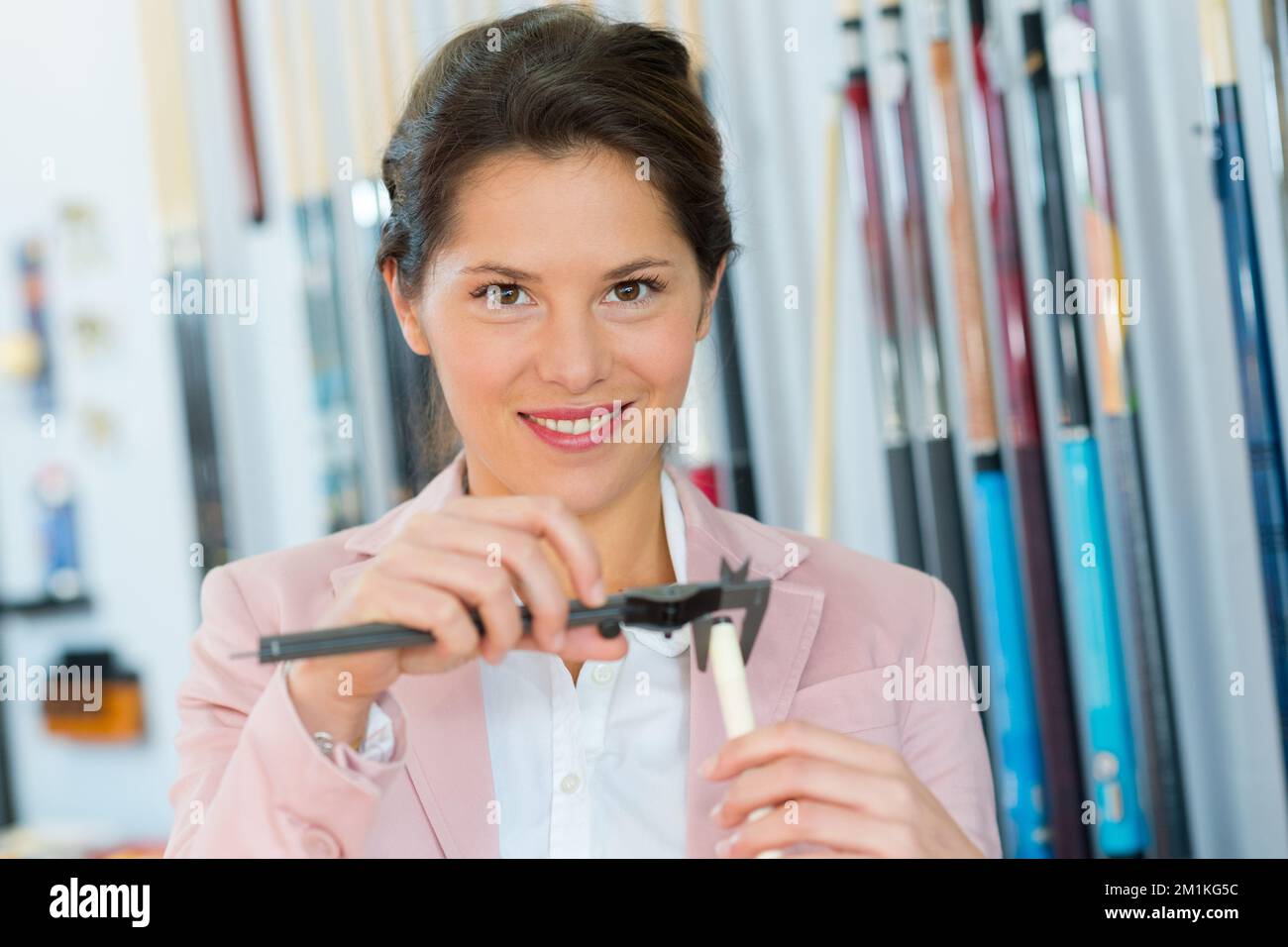 Portrait of snooker player hi-res stock photography and images - Alamy