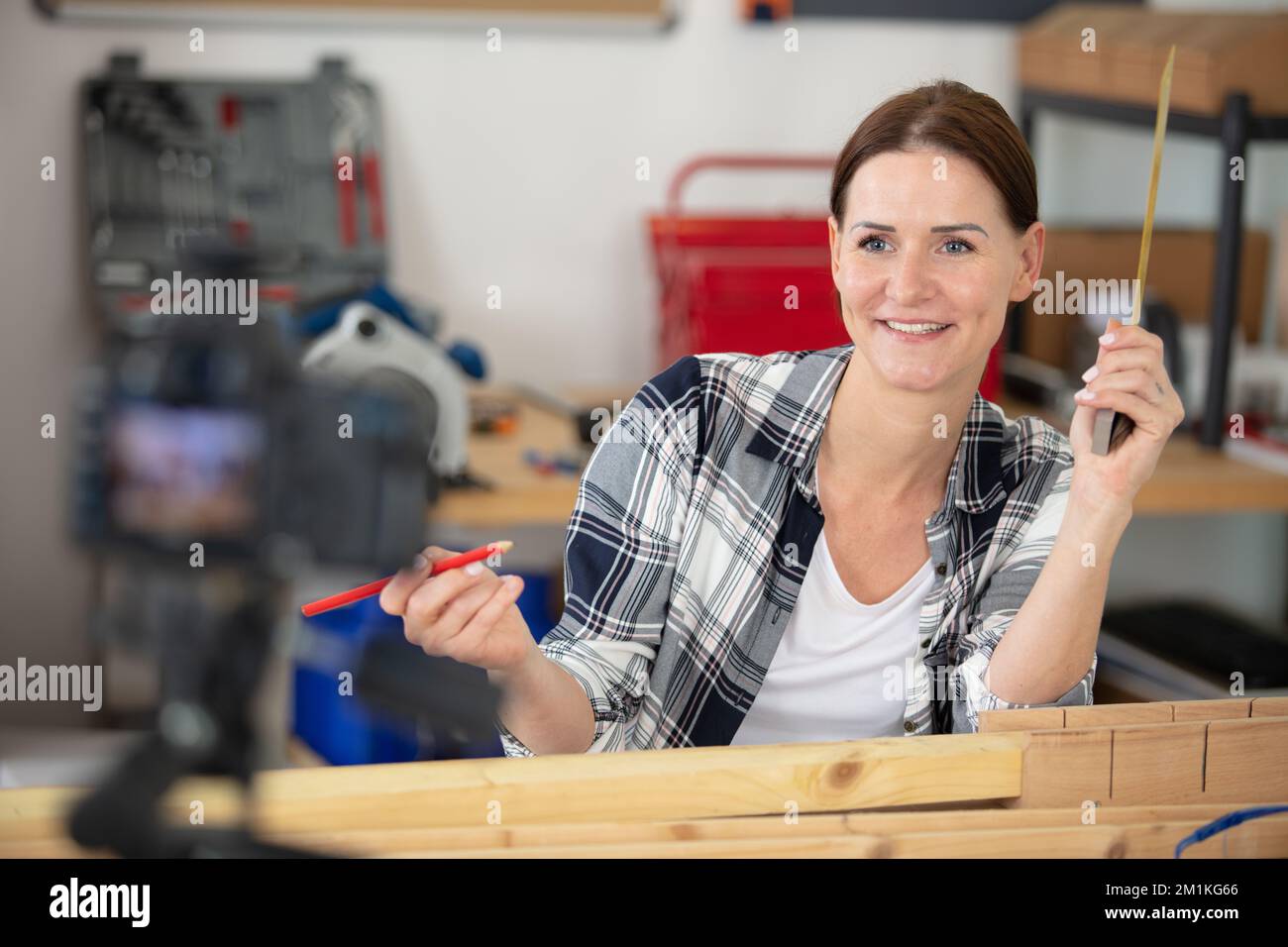 Female carpenter level tool hi-res stock photography and images - Alamy