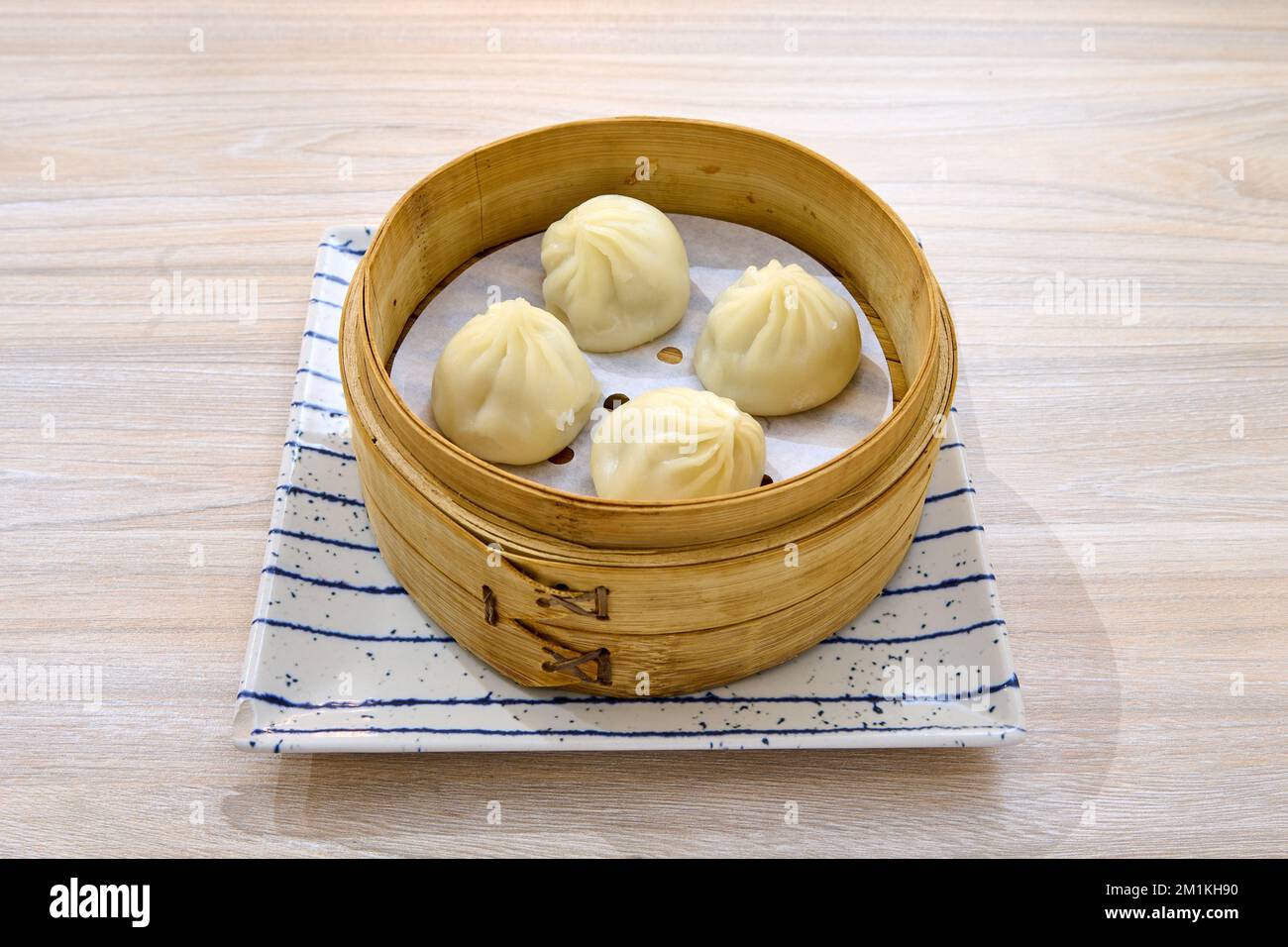 Steamed chinese xiaolongbao buns hi-res stock photography and images ...
