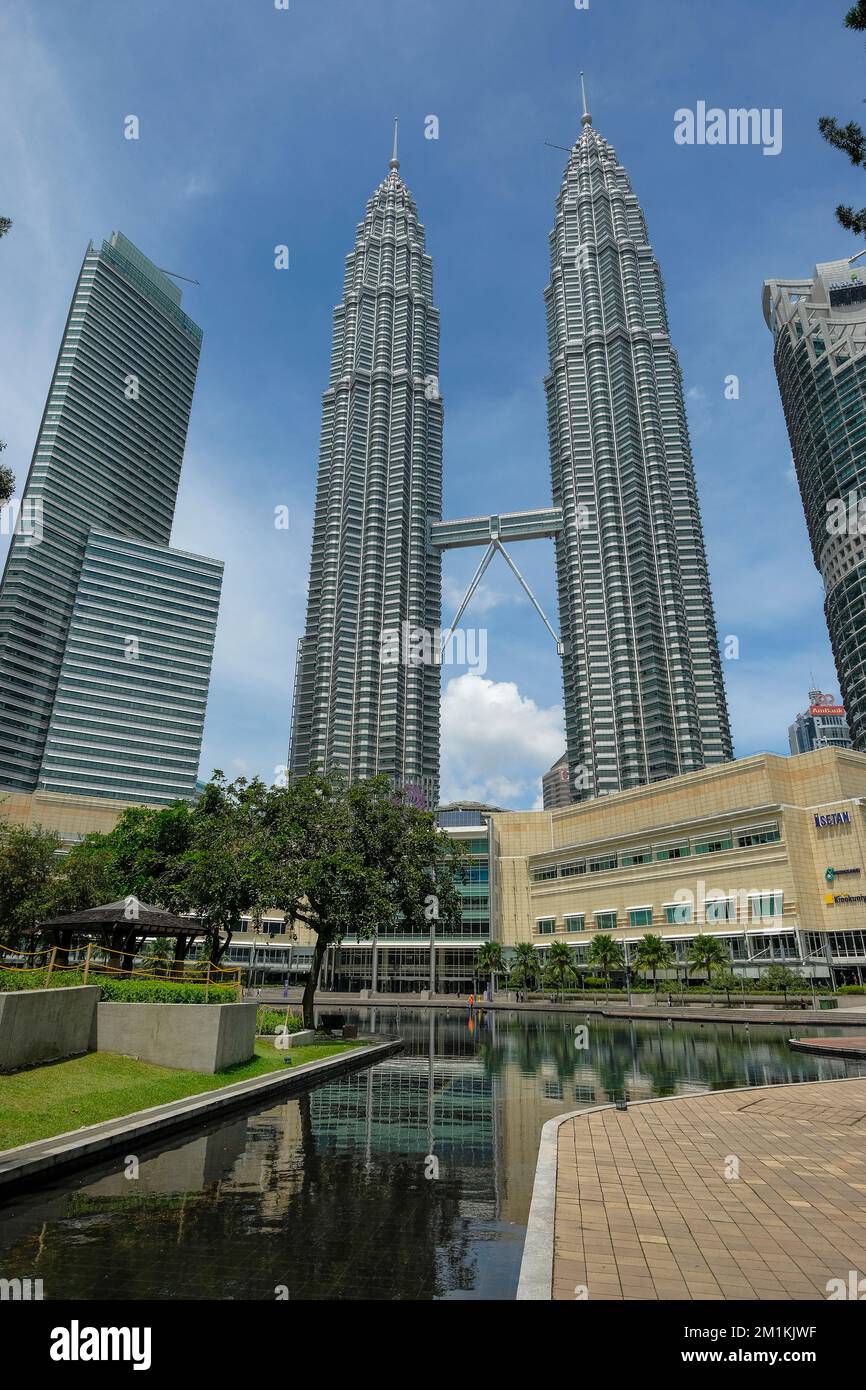 88 story towers hi-res stock photography and images - Alamy